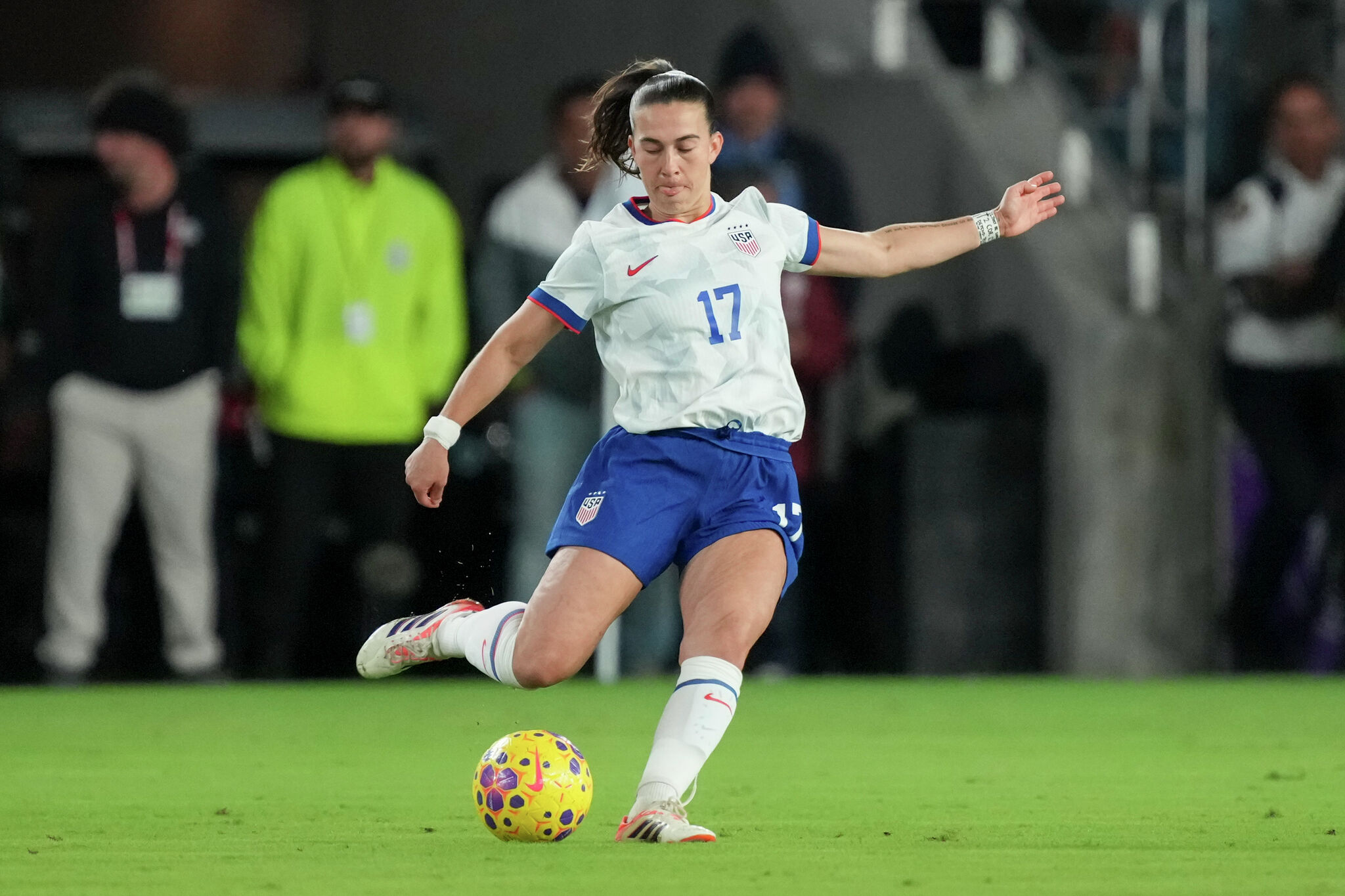 USWNT midfielder Sam Coffey signs with Manchester City