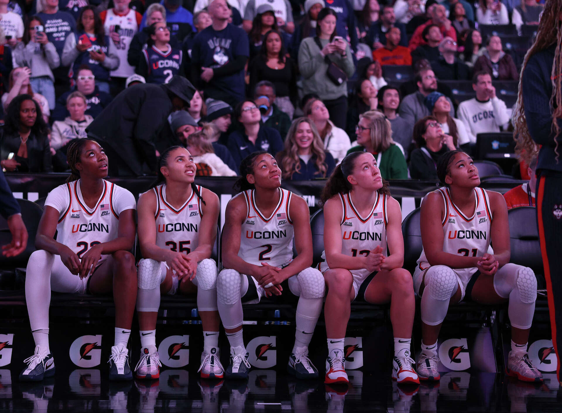 UConn players relish celebration of 2015, 2016 title teams