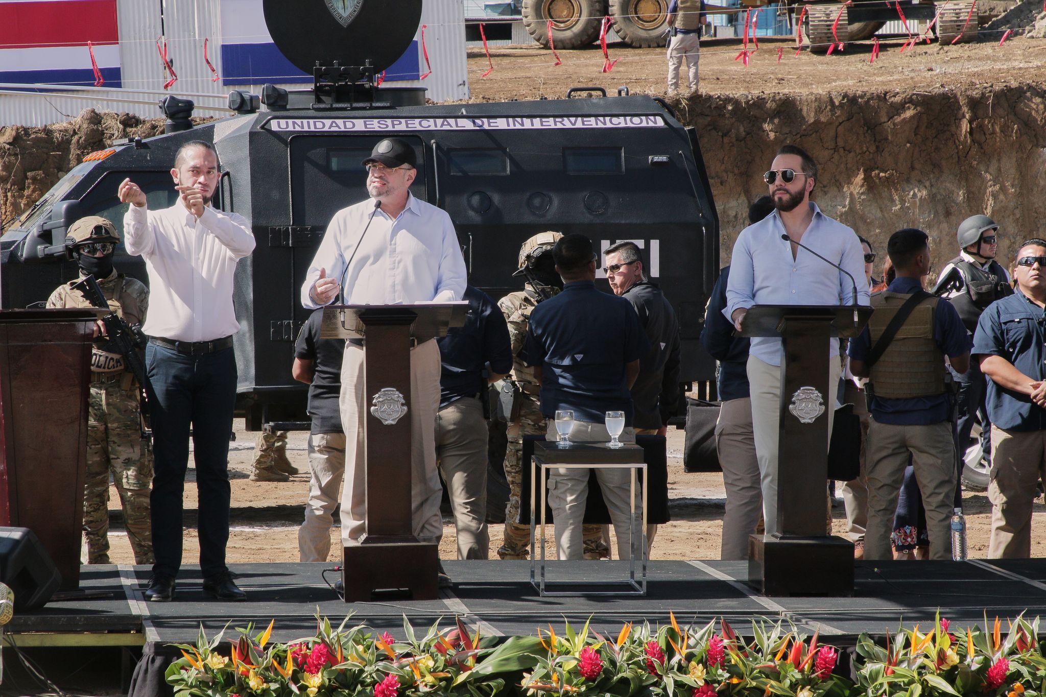 Con Bukele como invitado, presidente de Costa Rica pone primera piedra ...