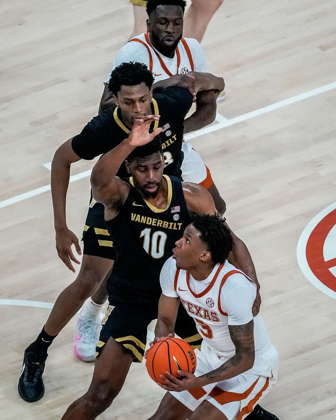 Texas basketball vs Vanderbilt game score: Longhorns beat Commodores
