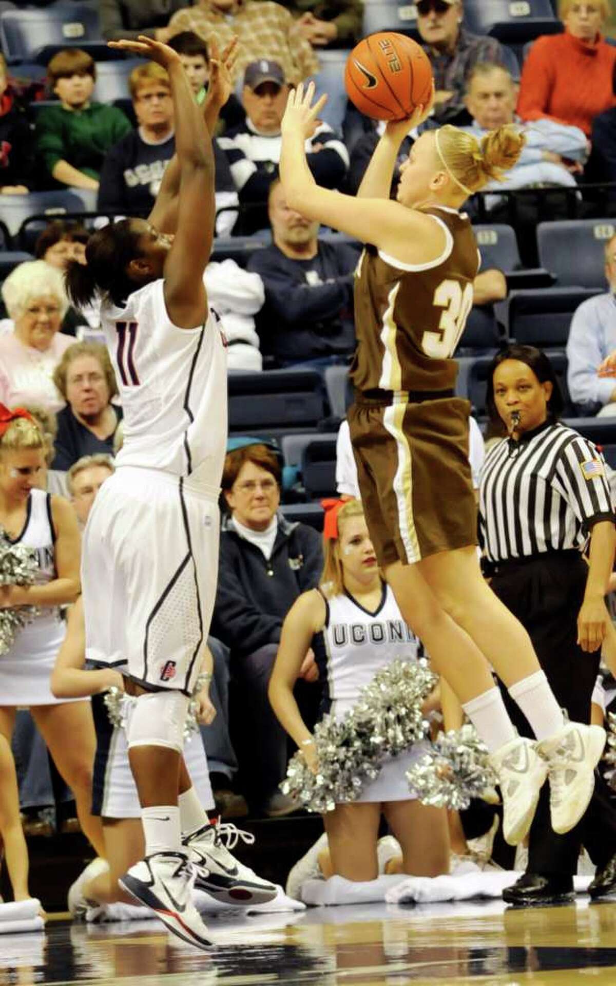 Banks believes she can make impact at UConn