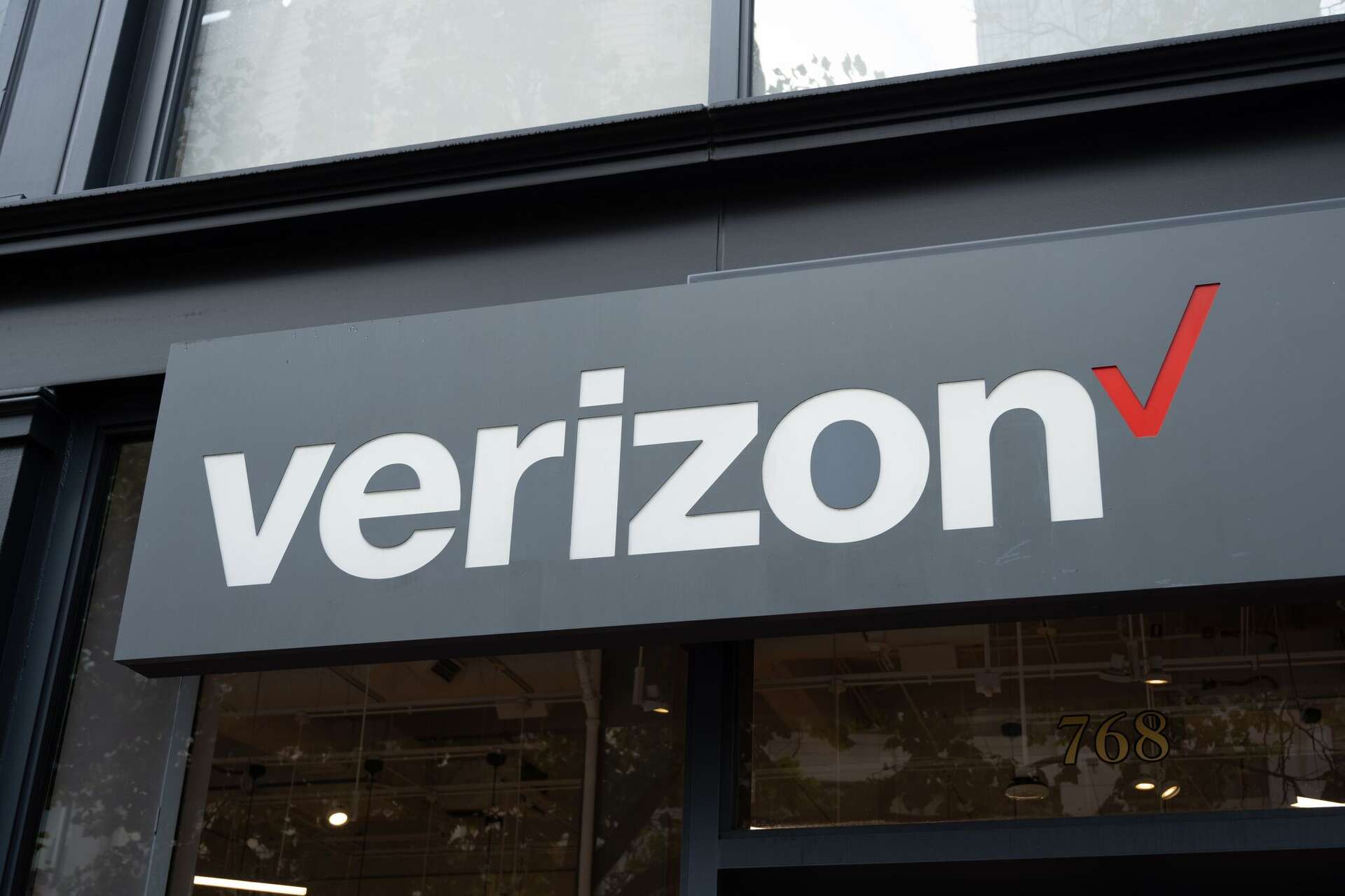 Verizon to give customers $20 credit after Wednesday outage