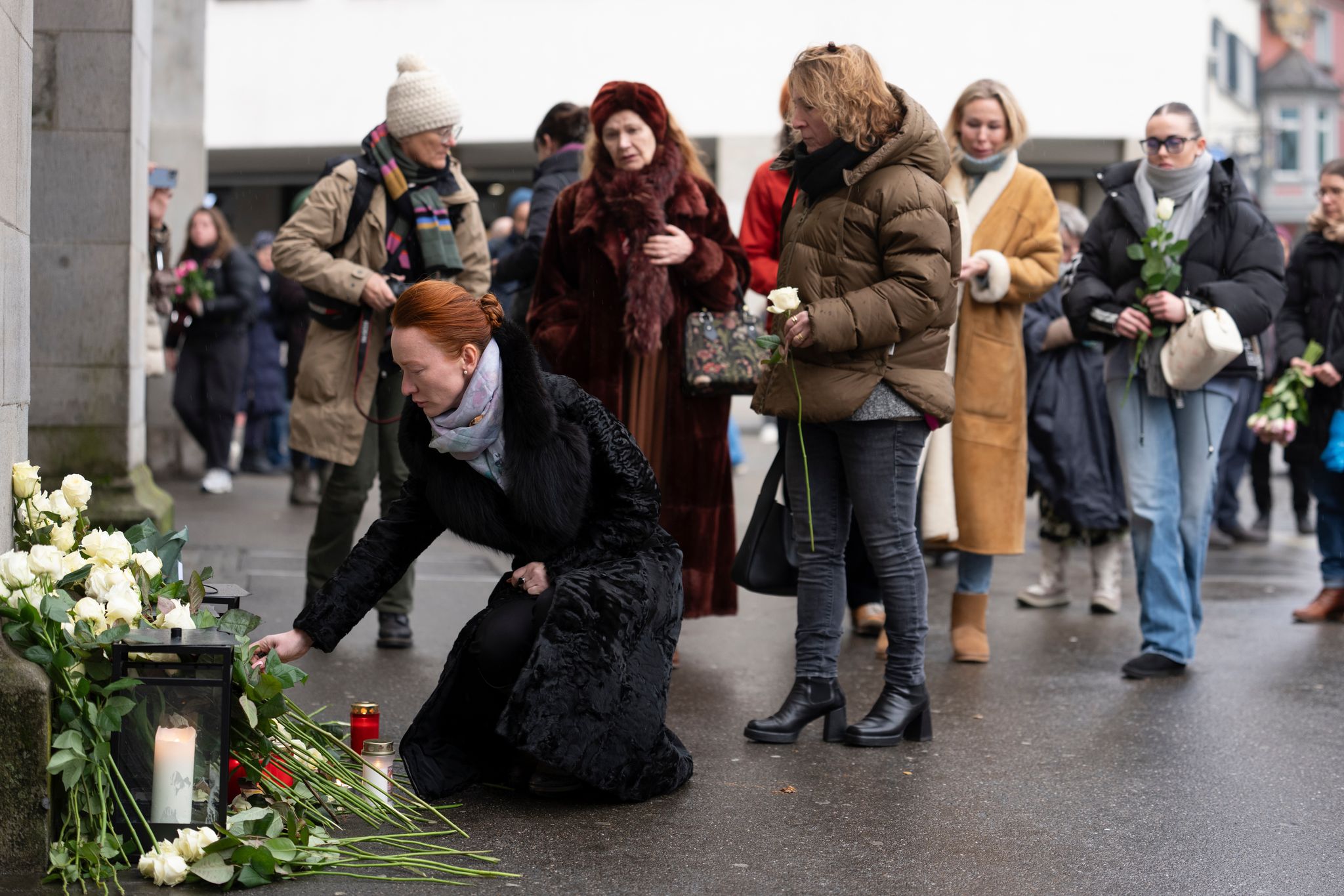 Pope meets families of young Italian victims of the Swiss Alps bar fire