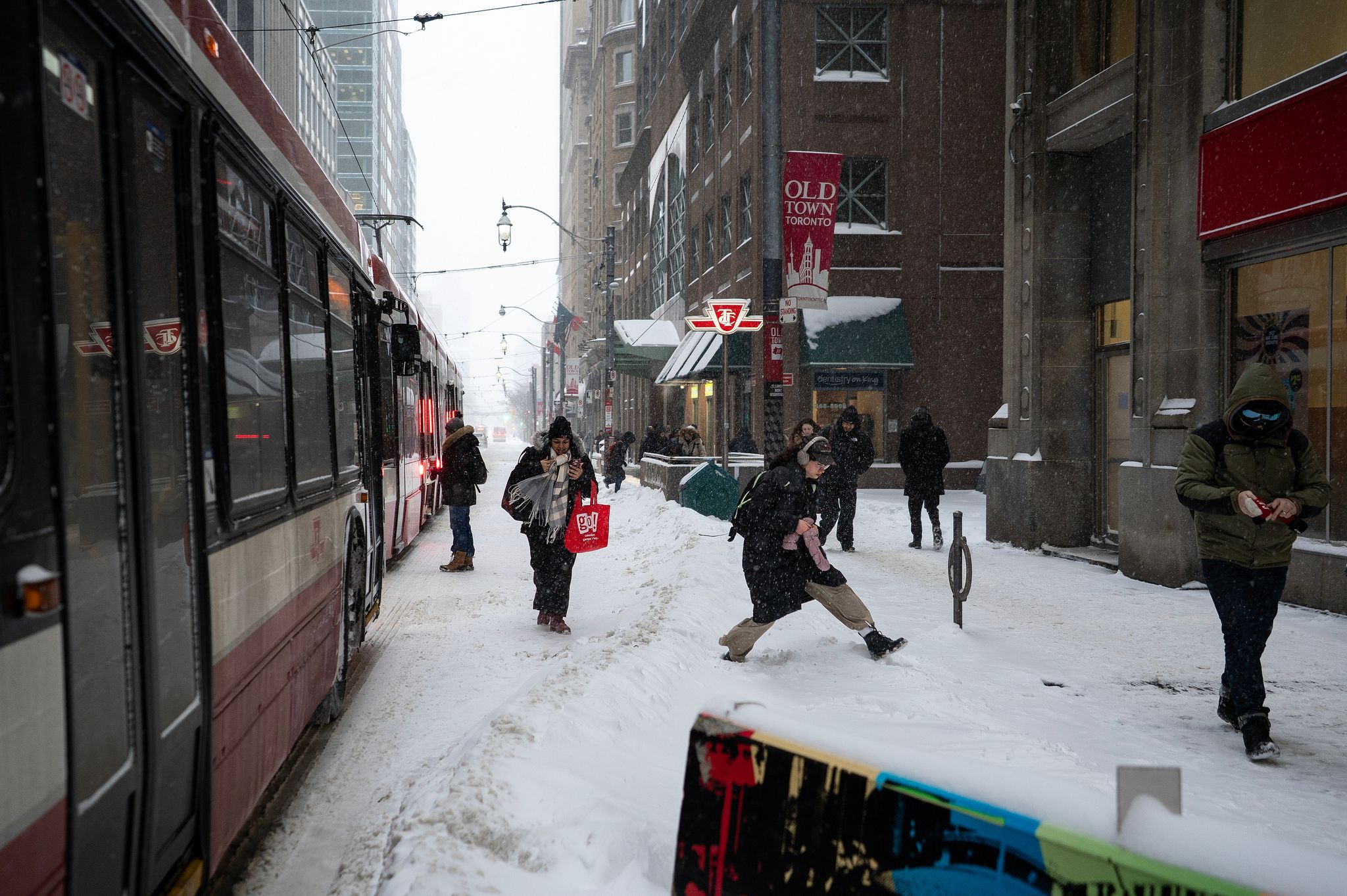 Toronto schools closed and commuters face delays as heavy snow blankets ...