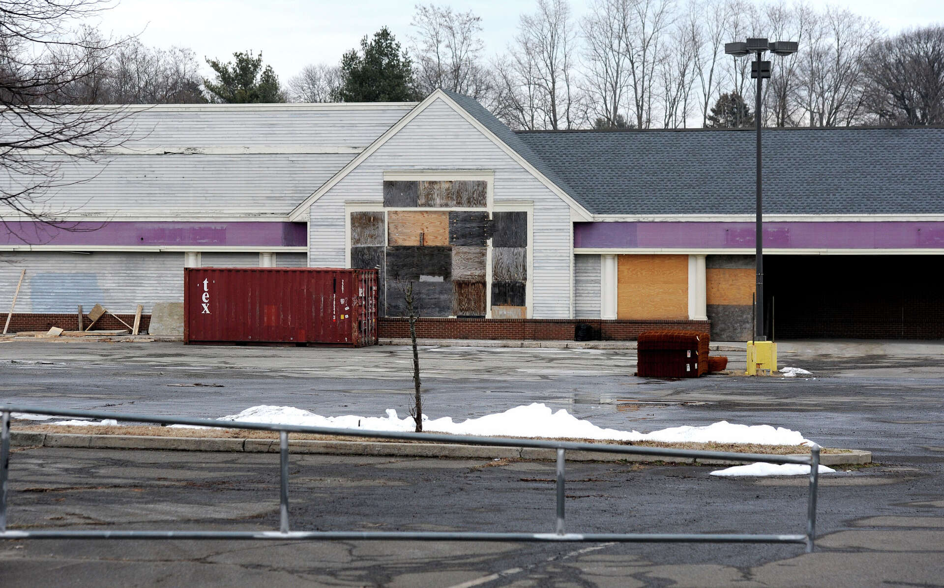 Ex-Bridgeport Stop & Shop to open as self-storage this spring