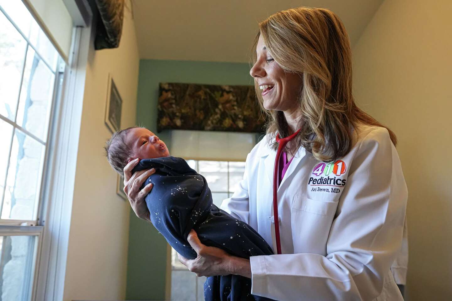Austin doctor gives new advice on baby feeding in bestselling book