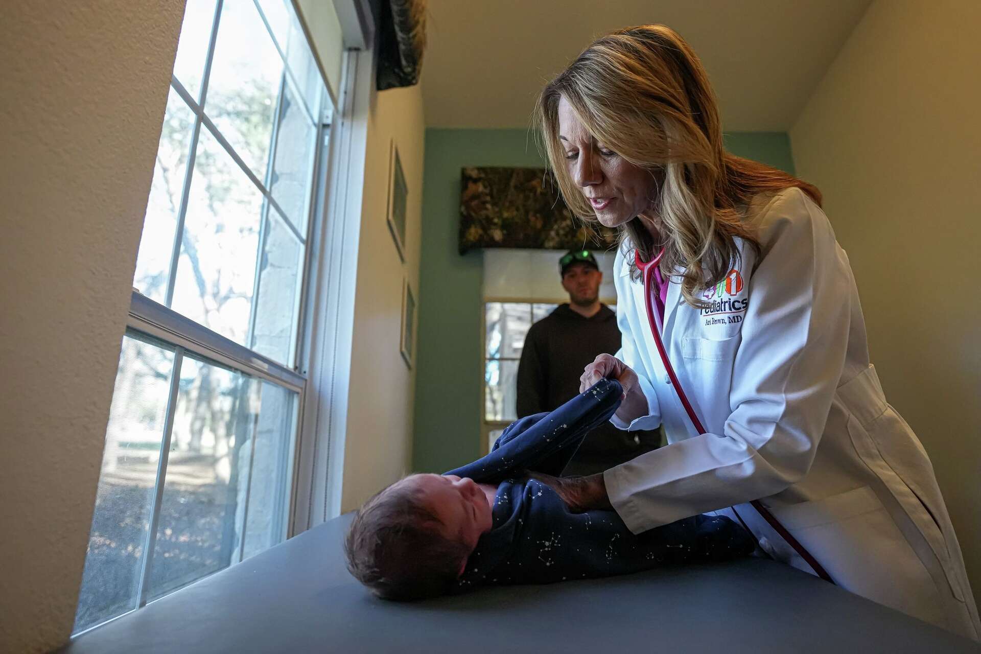 Austin doctor gives new advice on baby feeding in bestselling book