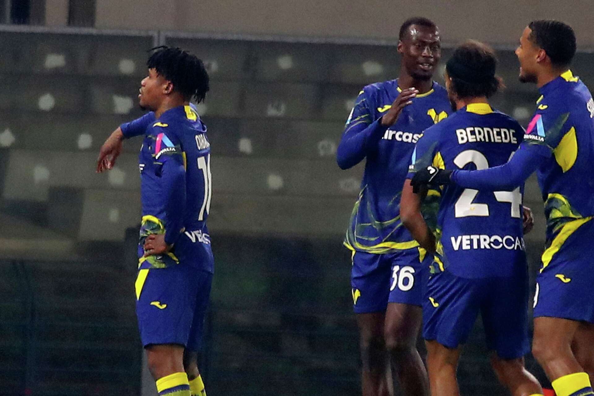 Adrien Rabiot helps AC Milan close Serie A gap with 3-1 comeback win ...