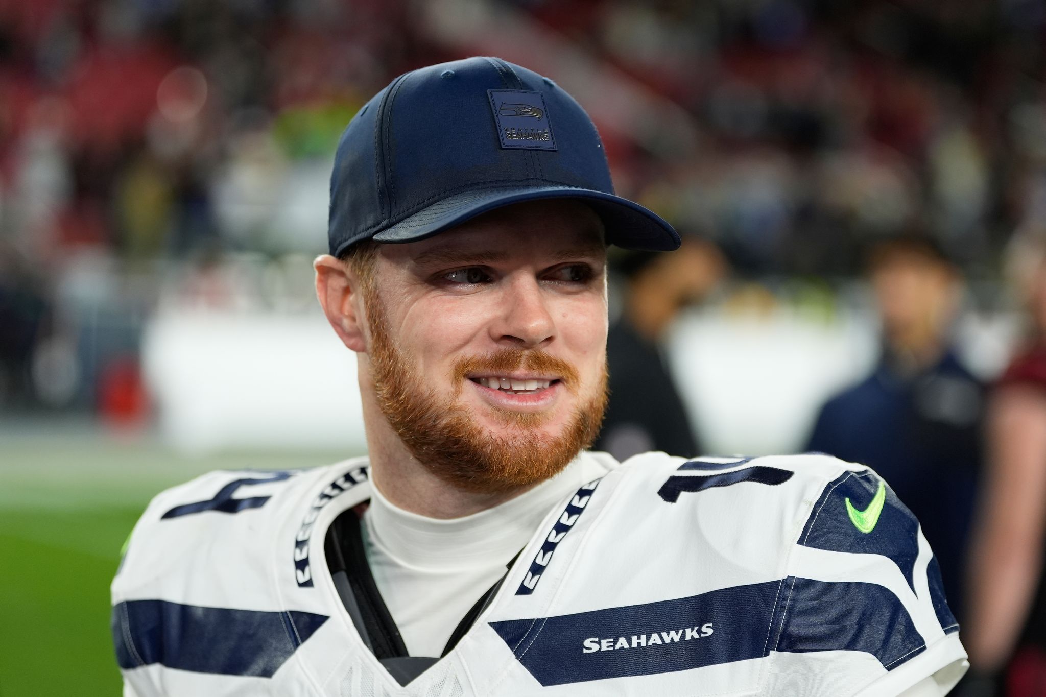 Seahawks QB Sam Darnold injures oblique in practice but is confident he ...