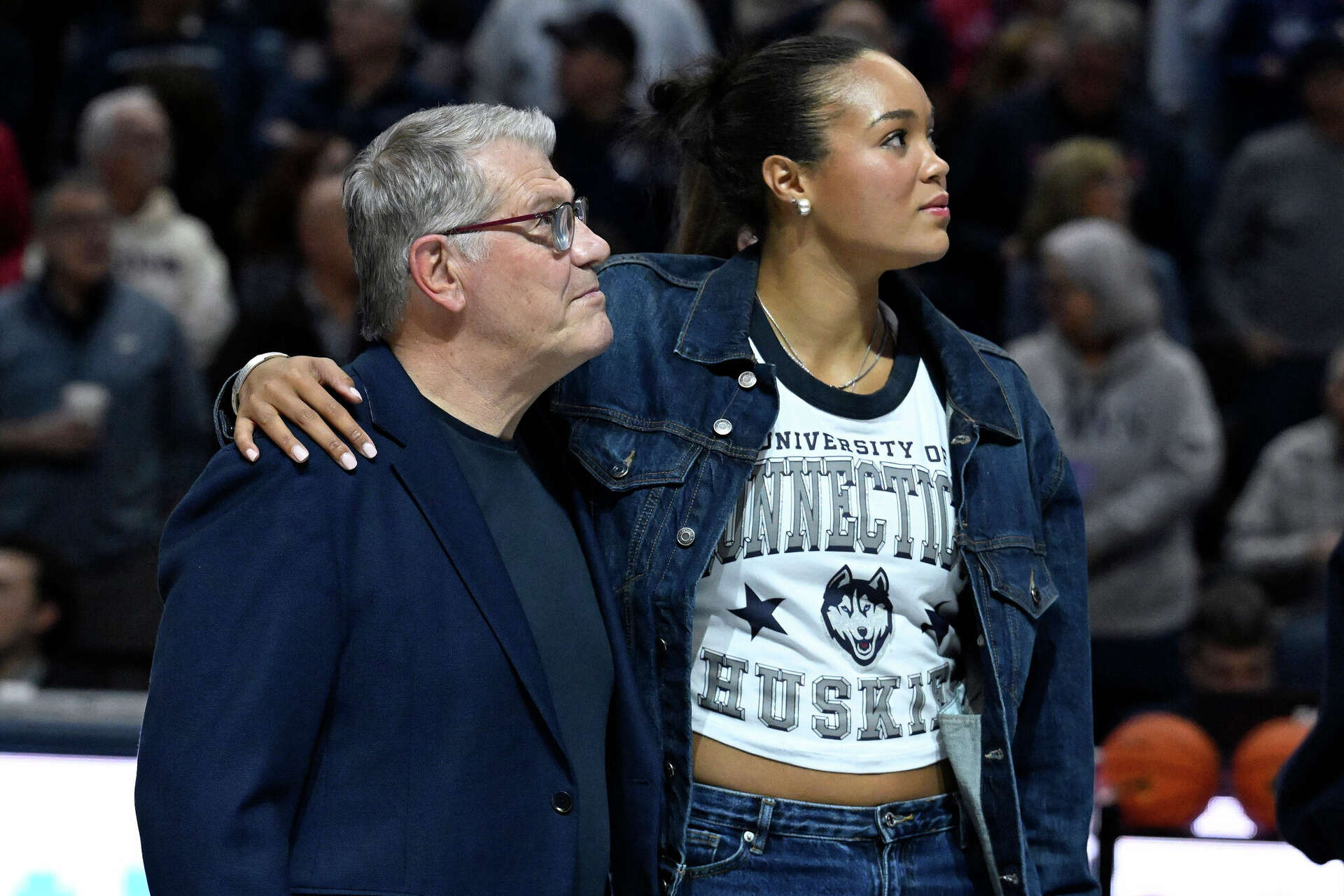 UConn's Geno Auriemma happy with his team, but not his pizza