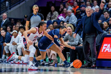 KK Arnold sets the tone in UConn's win over Villanova