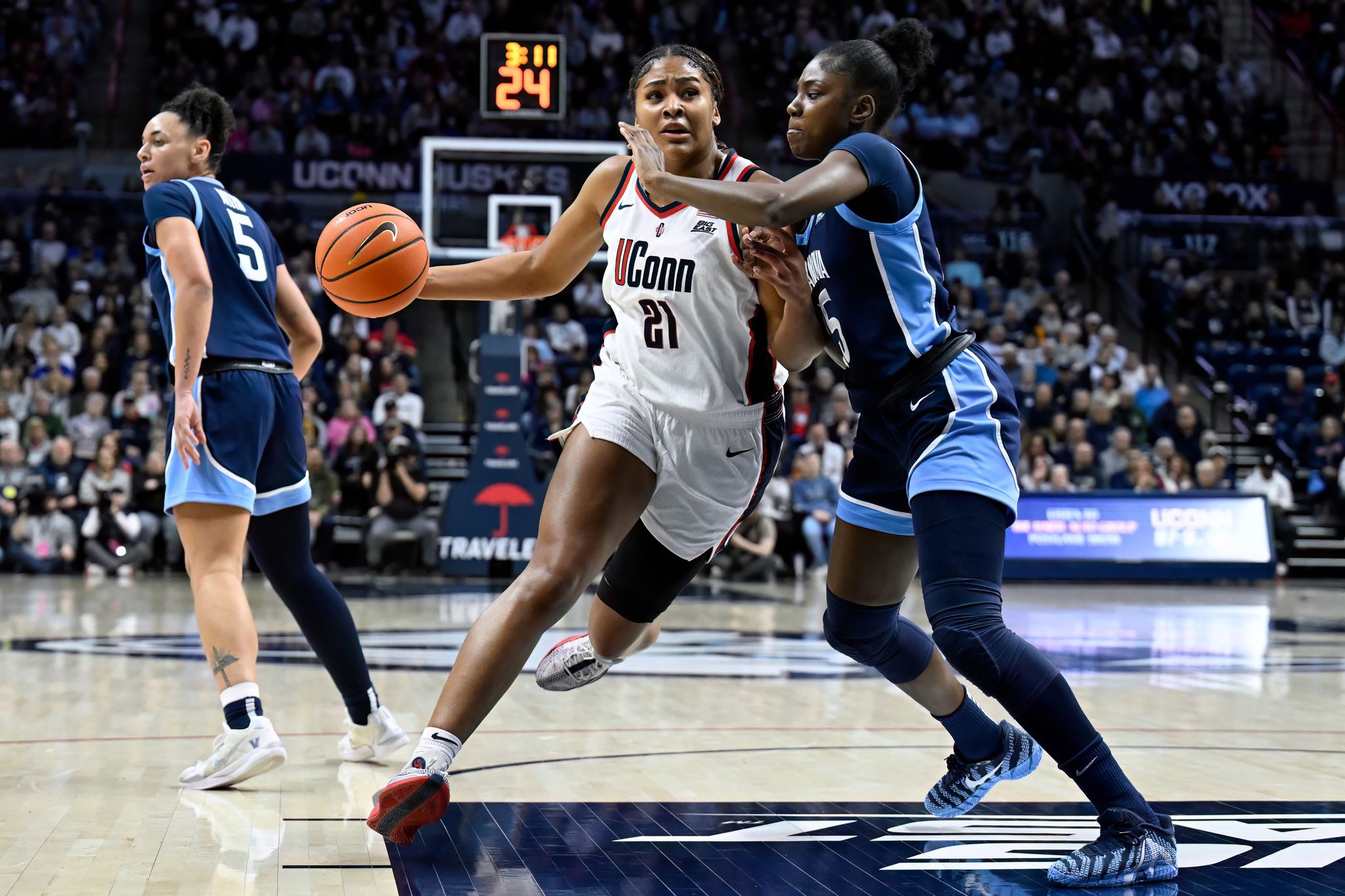 Sarah Strong leads top-ranked UConn to 34th straight win, 99-50 over ...