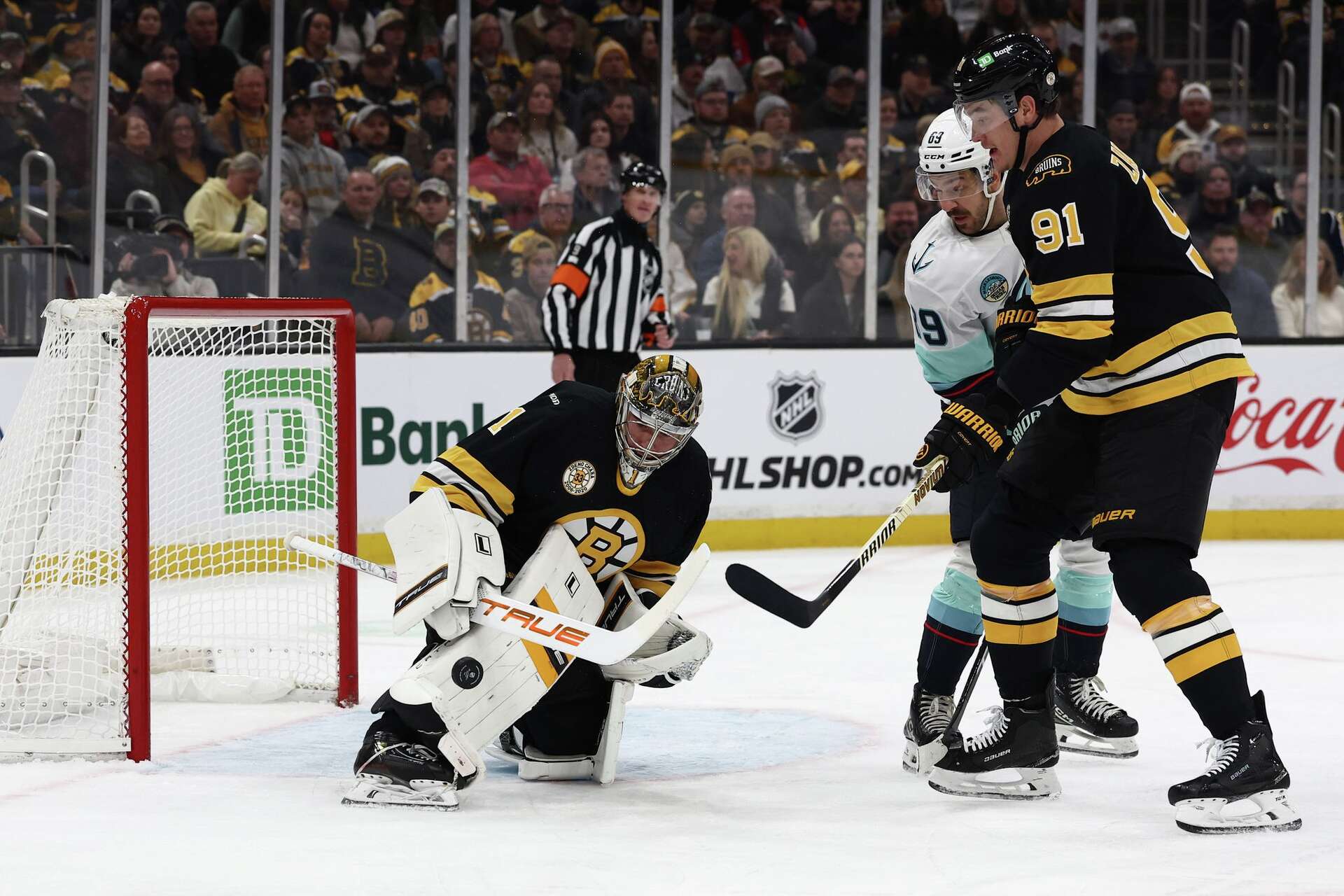 After retiring Zdeno Chara's No. 33, Bruins get off to quick start and ...
