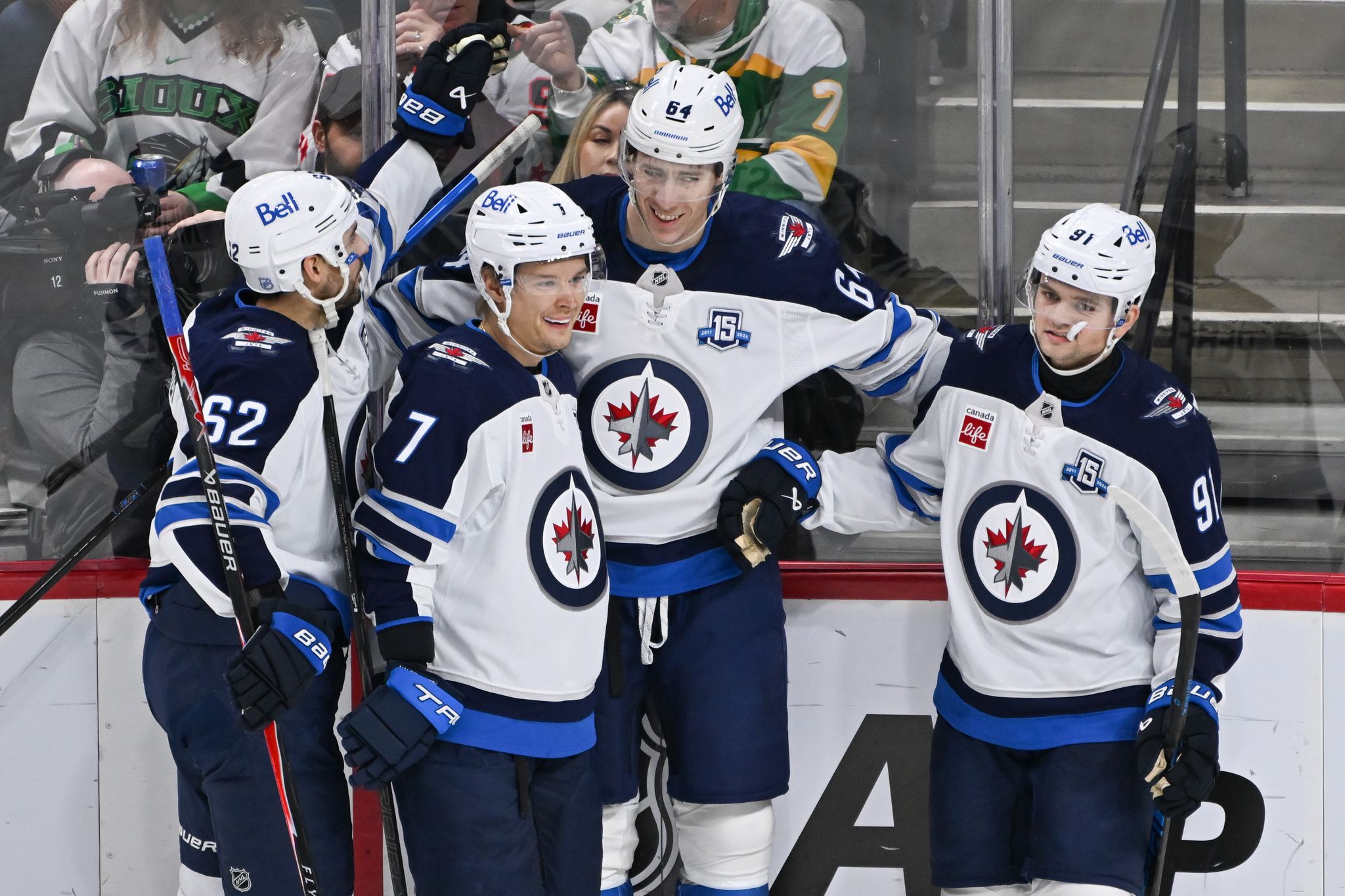 Scheifele has 4 points as Jets beat Wild 6-2 for 4th straight win