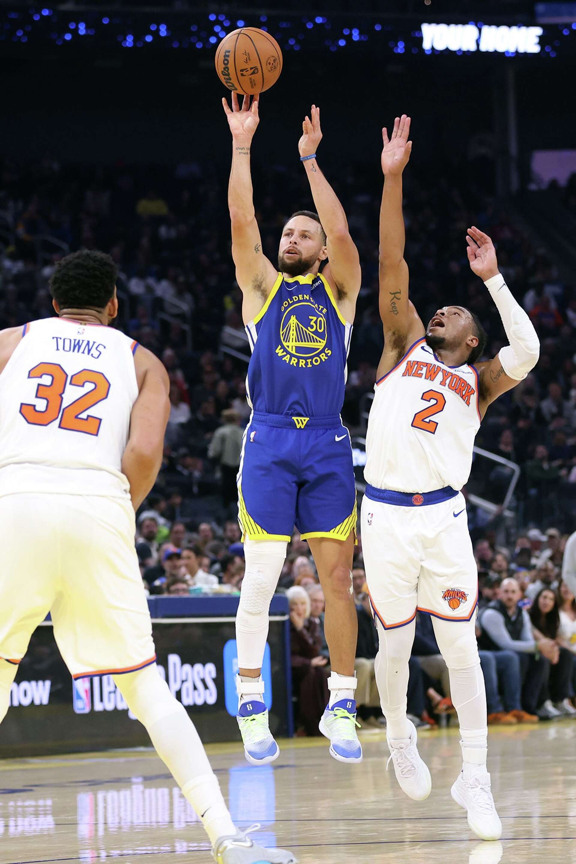 Jimmy Butler, Steph Curry lead Golden State Warriors past Knicks