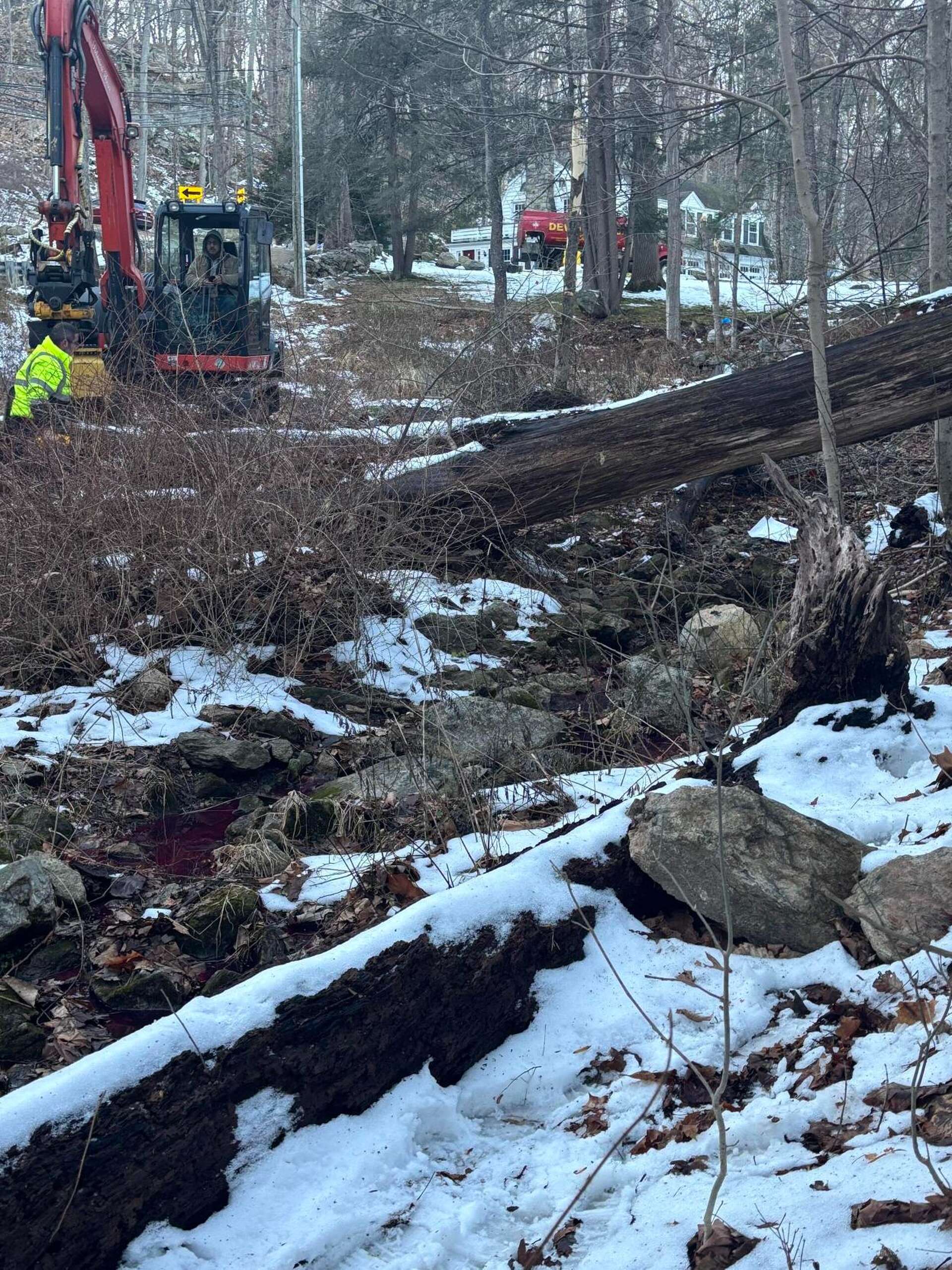 Oil spill has closed Farms Road in Stamford since last week: DEEP