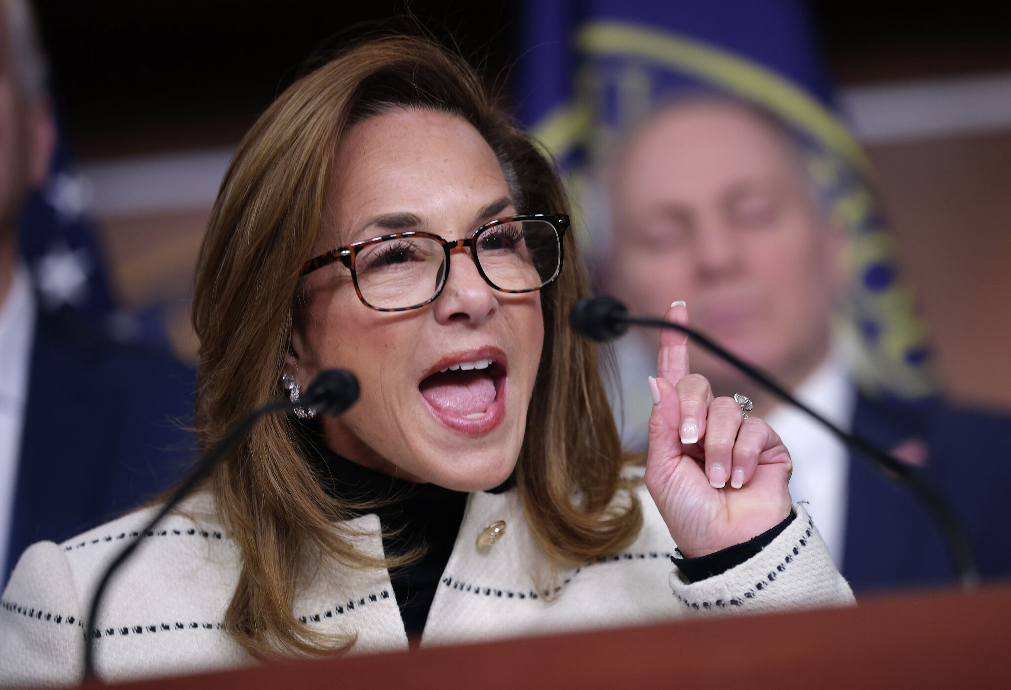 Browns interview Mike McDaniel for head coach opening