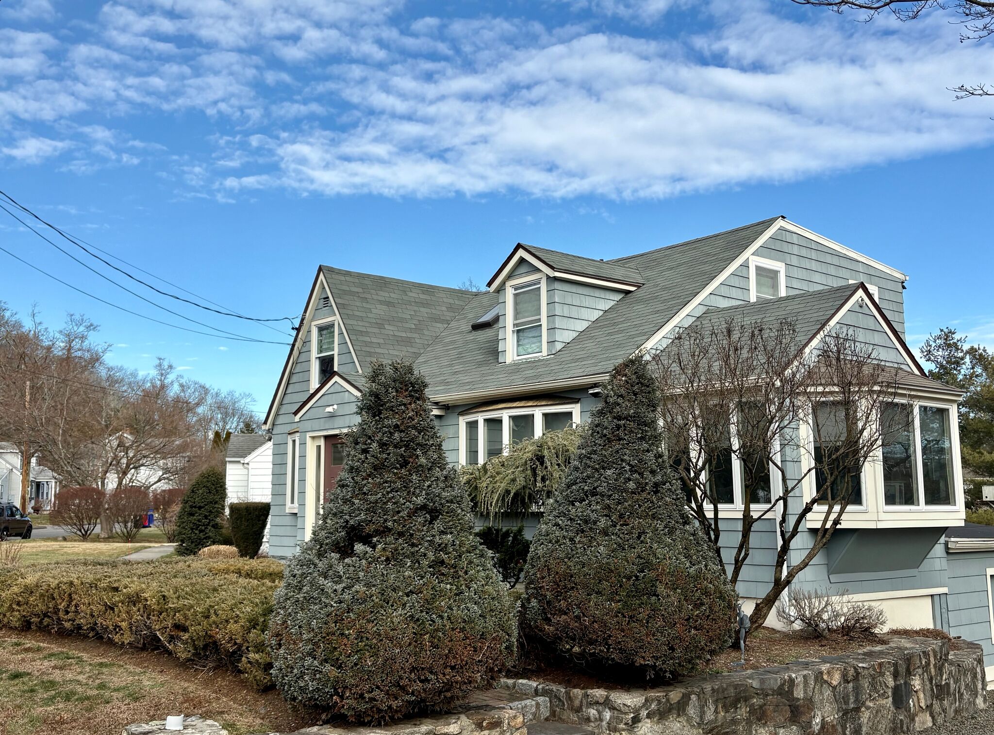 Connecticut foreclosures fall 14% in 2025 but remain high regionally