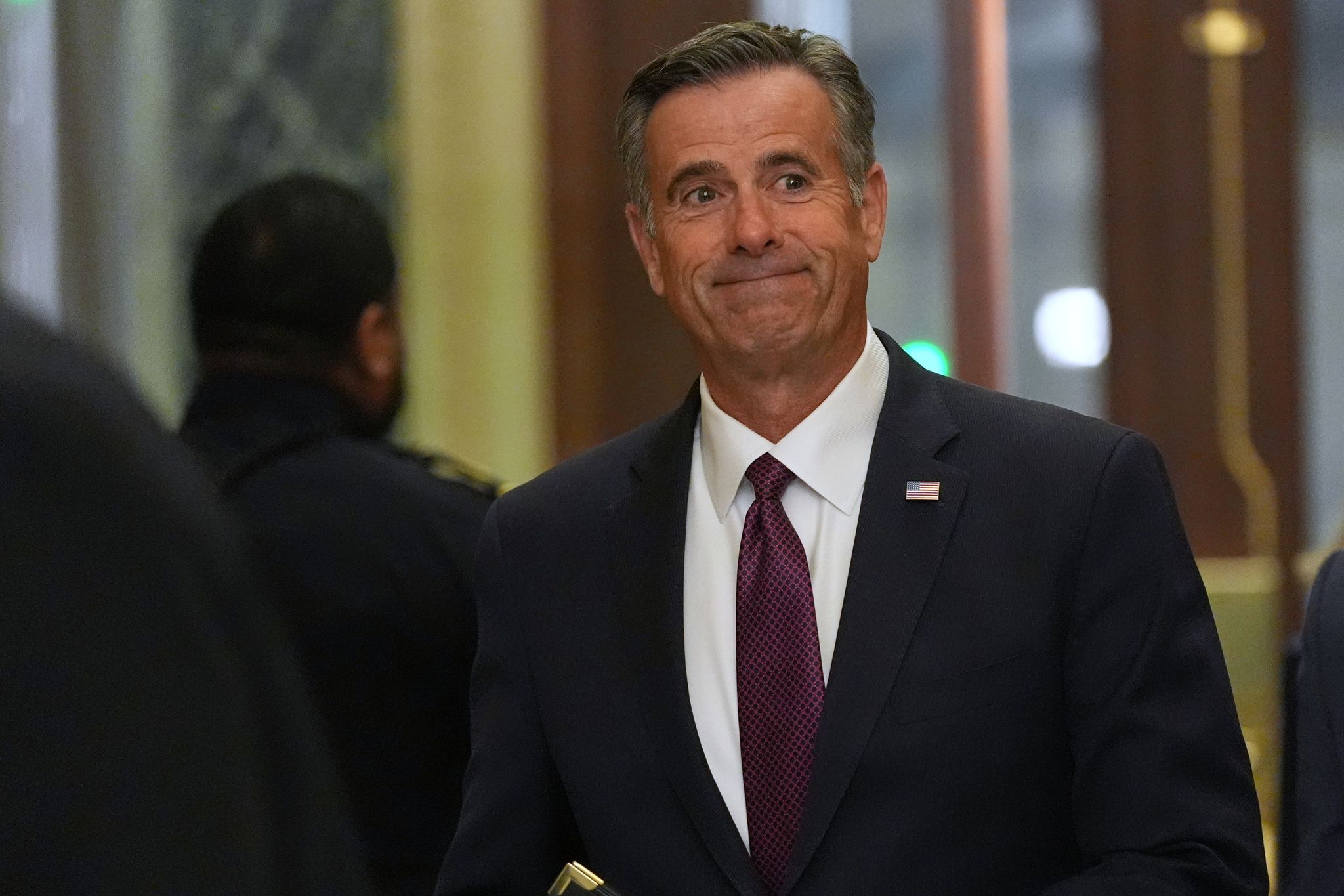 Director de la CIA se reúne con la presidenta interina de Venezuela en ...