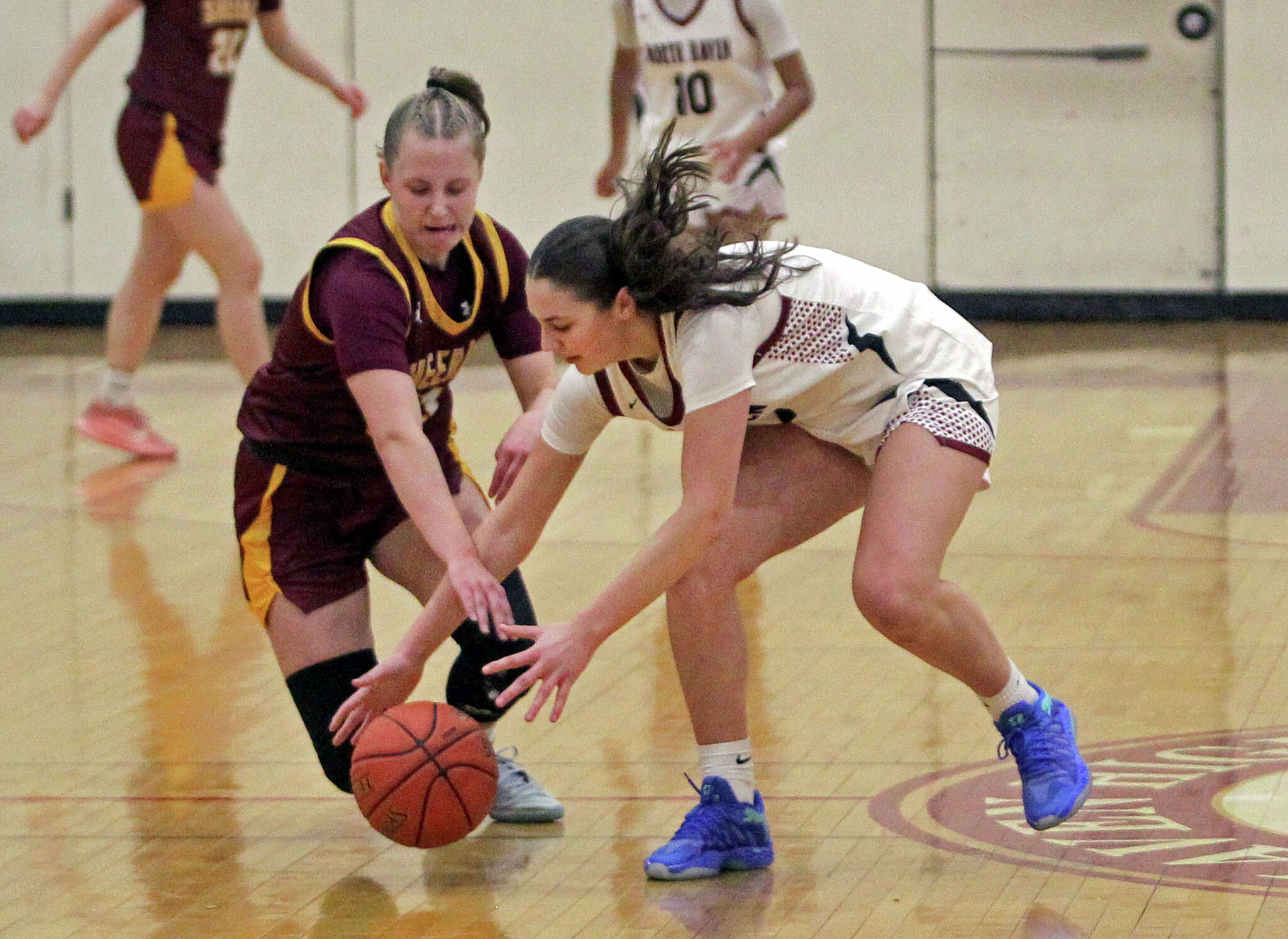 North Haven girls basketball uses stingy defense to beat No. 5 Sheehan