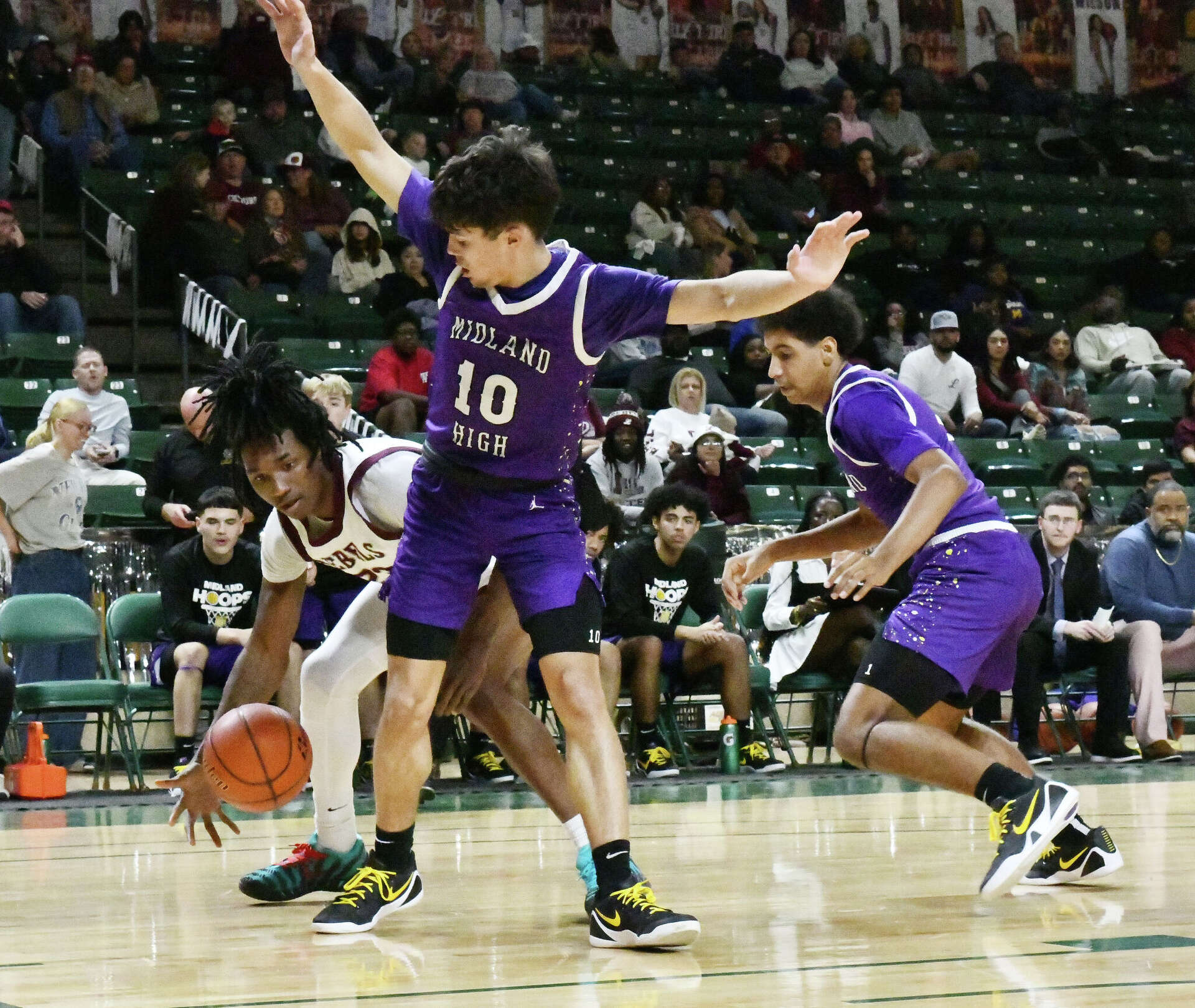 Legacy boys basketball wins overtime thriller over Midland High
