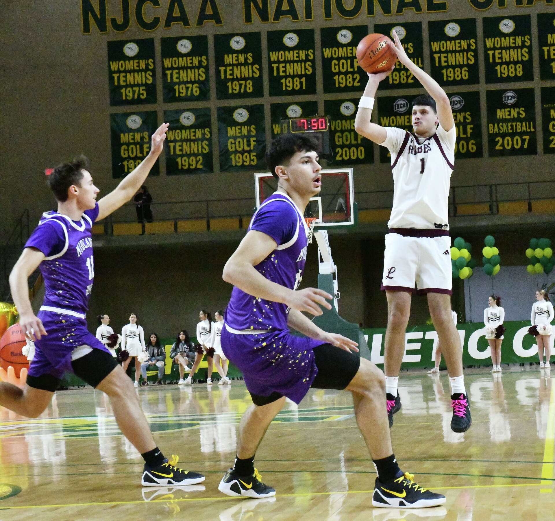 Legacy boys basketball wins overtime thriller over Midland High