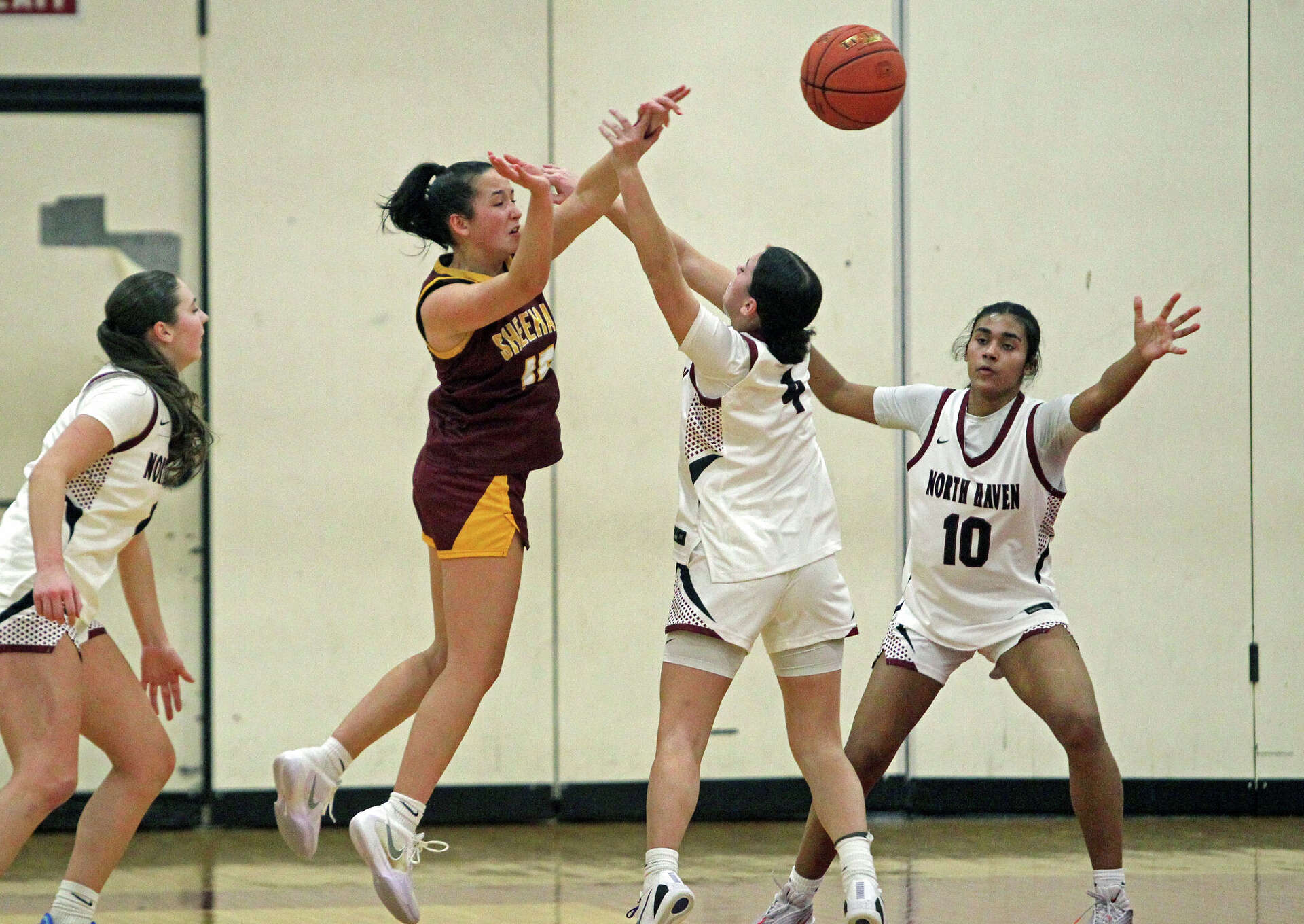 North Haven girls basketball uses stingy defense to beat No. 5 Sheehan