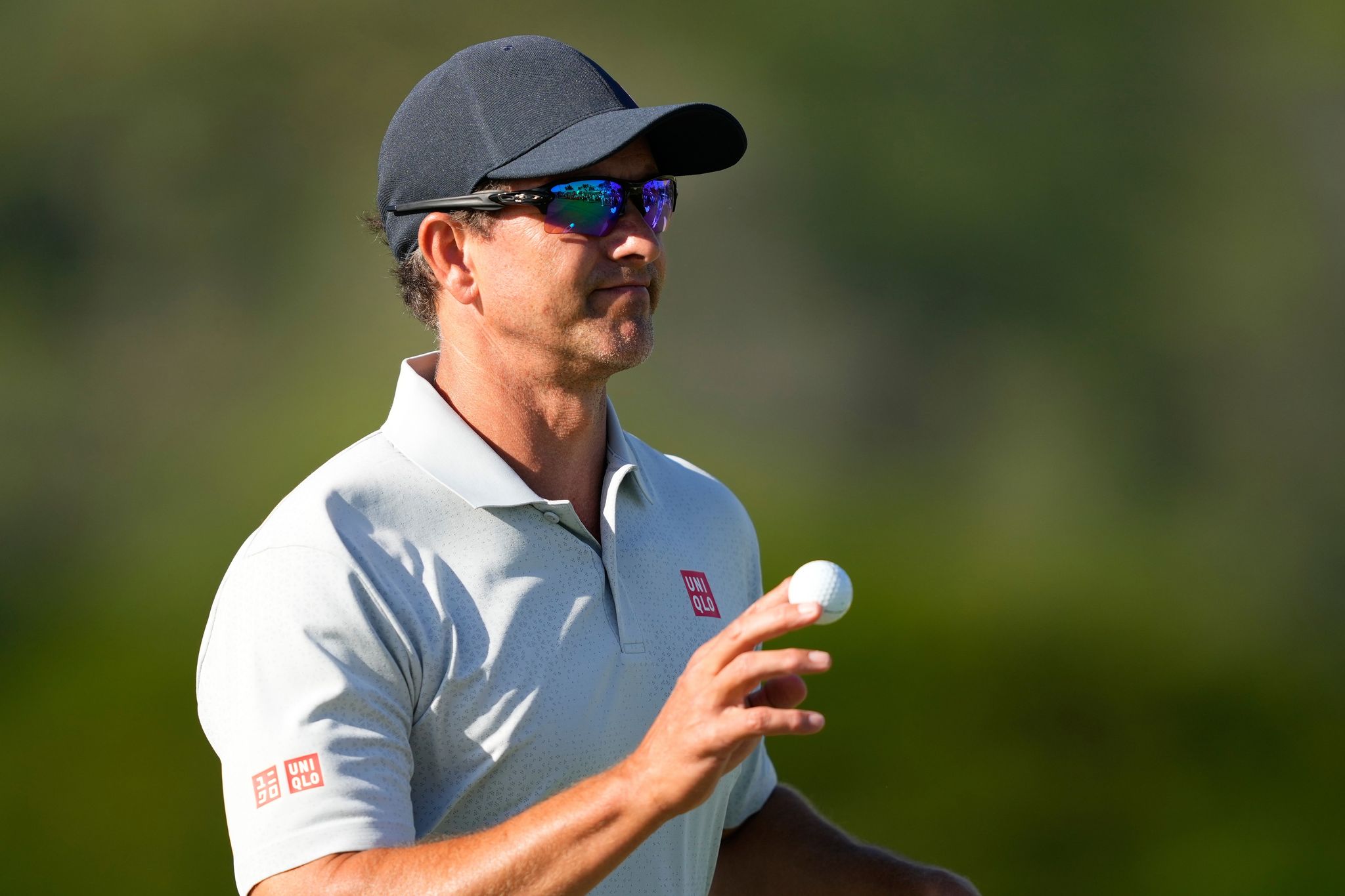 Riley, defending champ Taylor part of 5-way tie for lead at windy Sony Open