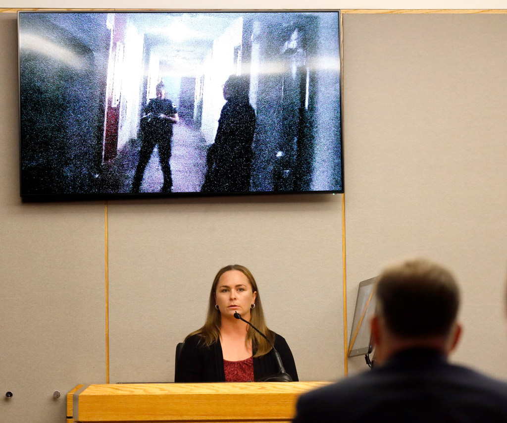 Police treated Amber Guyger special on night of shooting, prosecutor argues