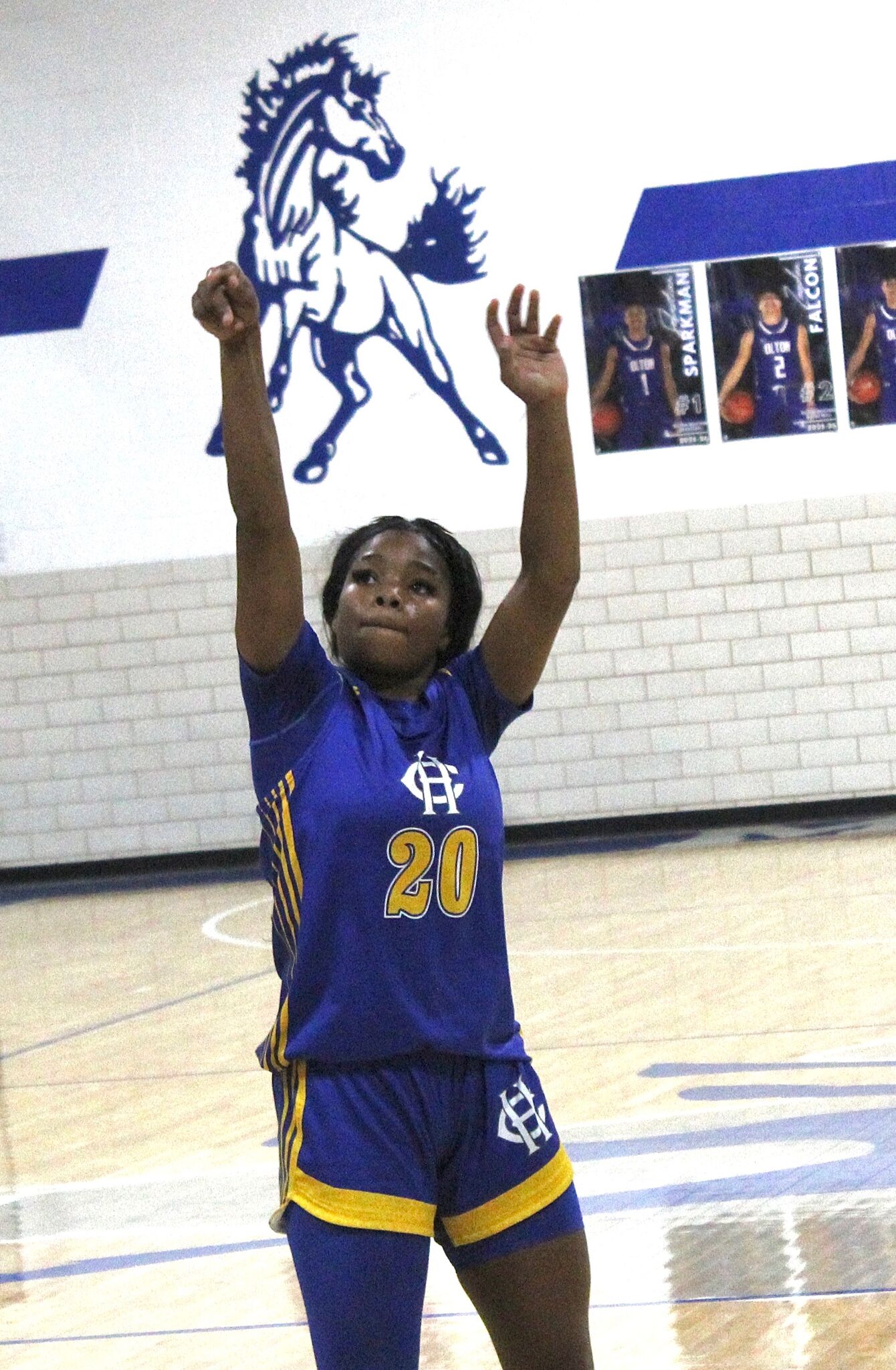 Hale Center Lady Owls beat Olton in district contest