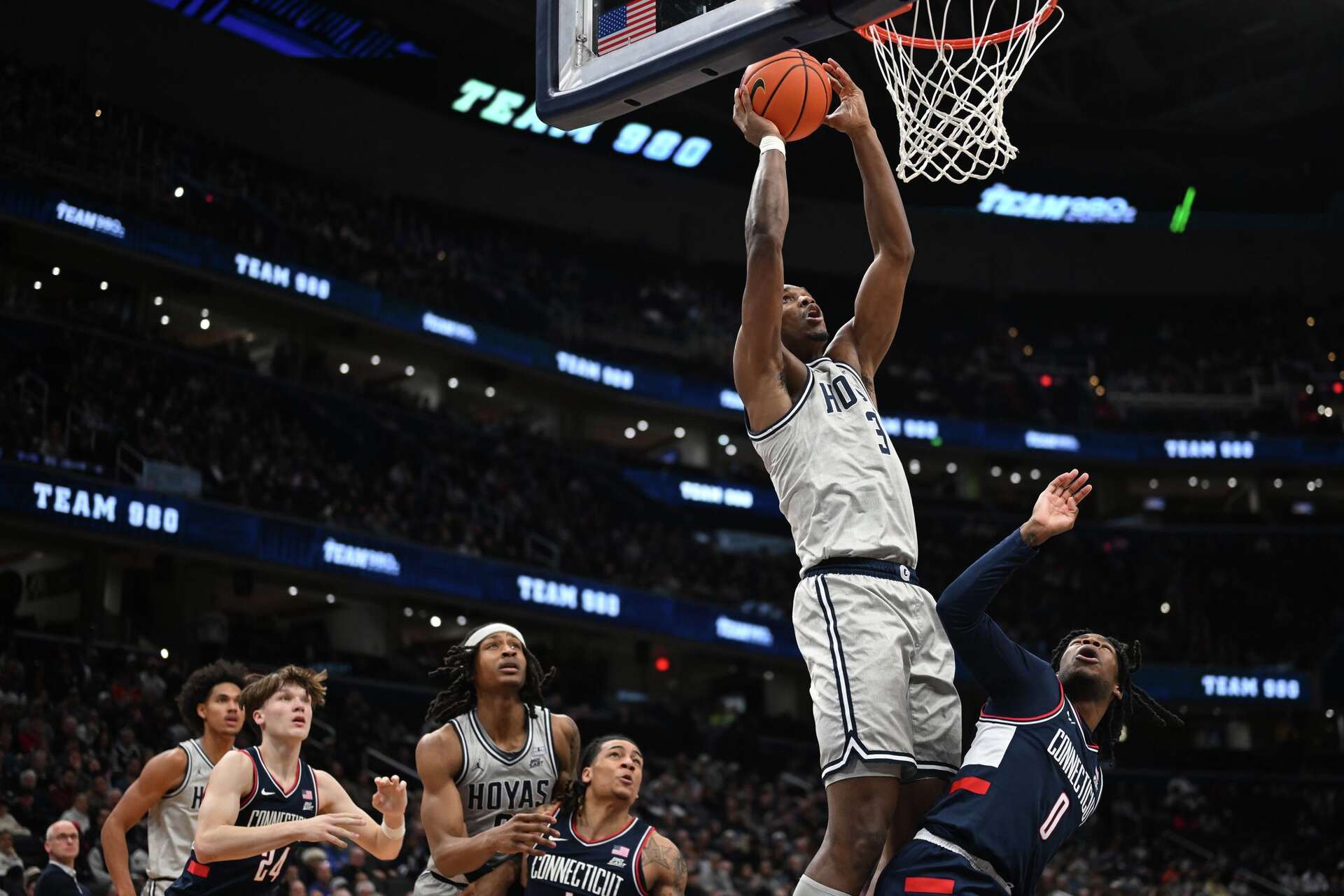 Tarris Reed Jr. scores 15 points, No. 3 UConn fends off Georgetown, 64-62