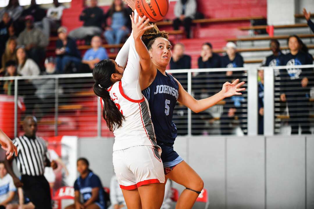Johnson spoils Rosanelly Pastrano's 41-point night with win over LEE
