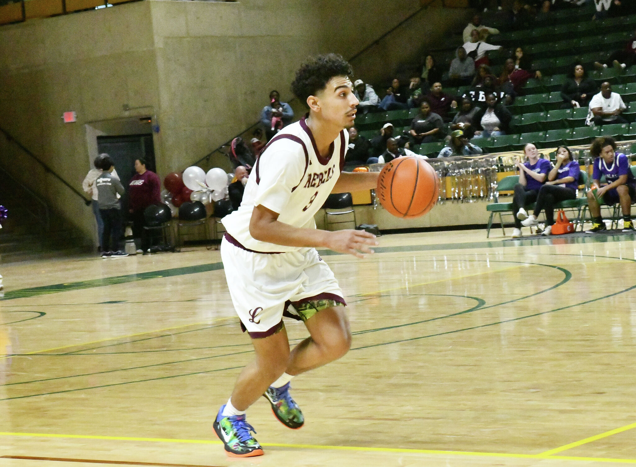 Police search for suspect in the shooting of an Indiana judge and his wife