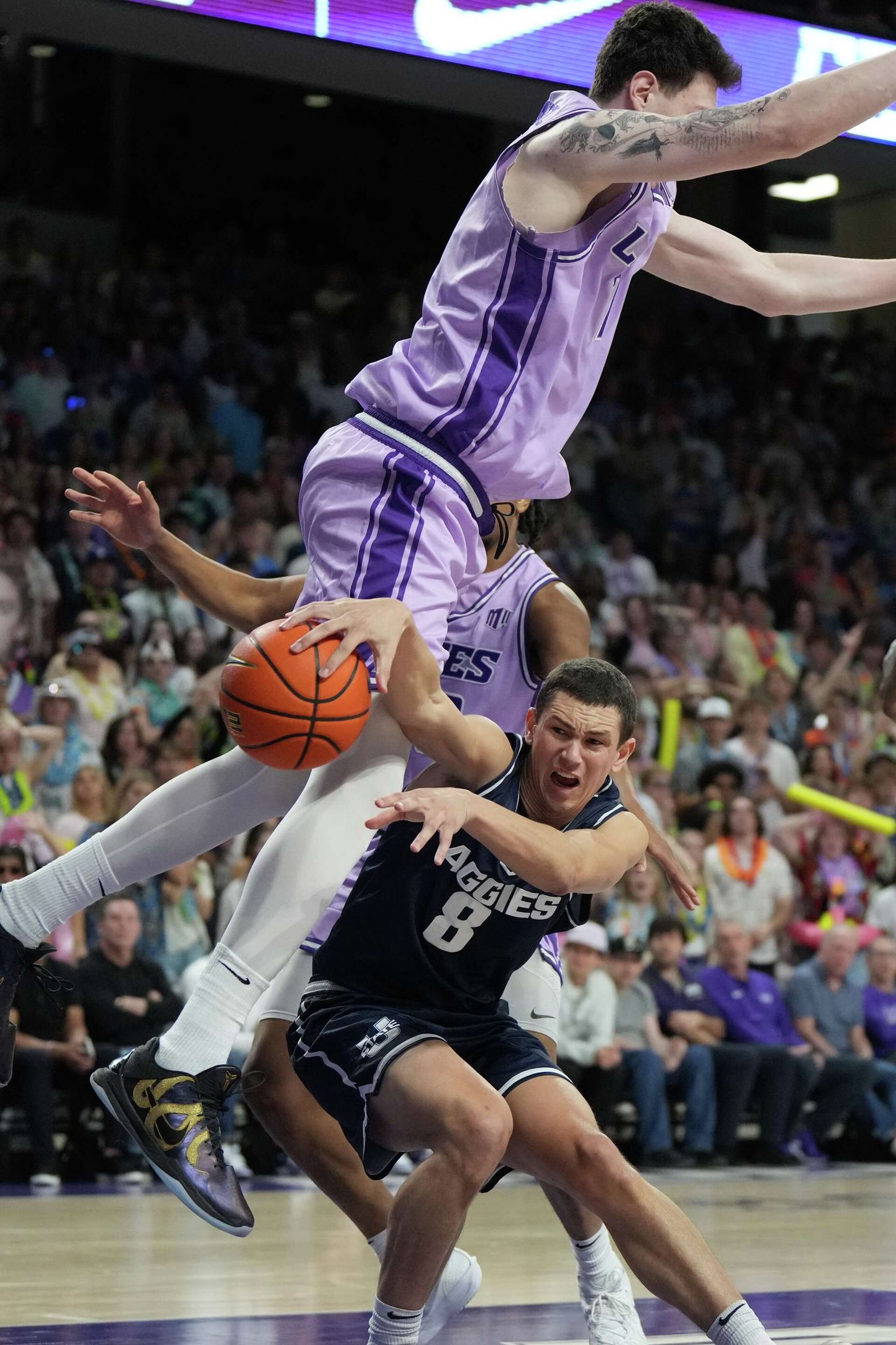 Williams and Moore score 20 points each, Grand Canyon knocks off No. 23 ...