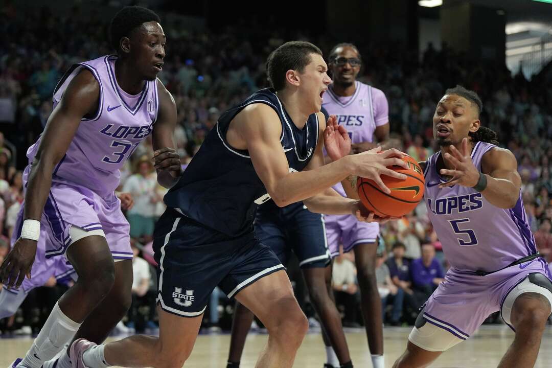 Williams and Moore score 20 points each, Grand Canyon knocks off No. 23 ...