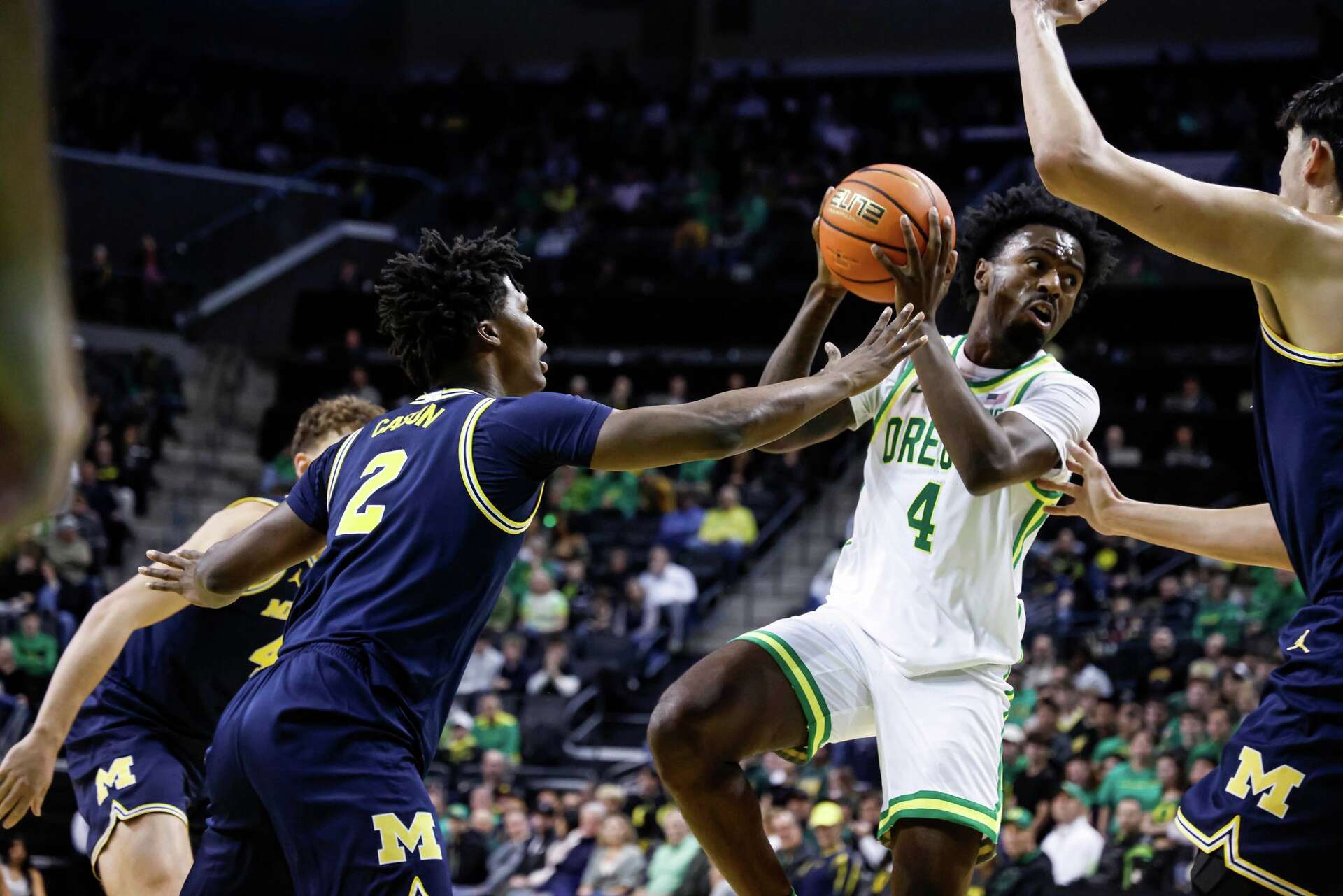 Elliot Cadeau scores 17 points to lead No. 4 Michigan over Oregon 81-71