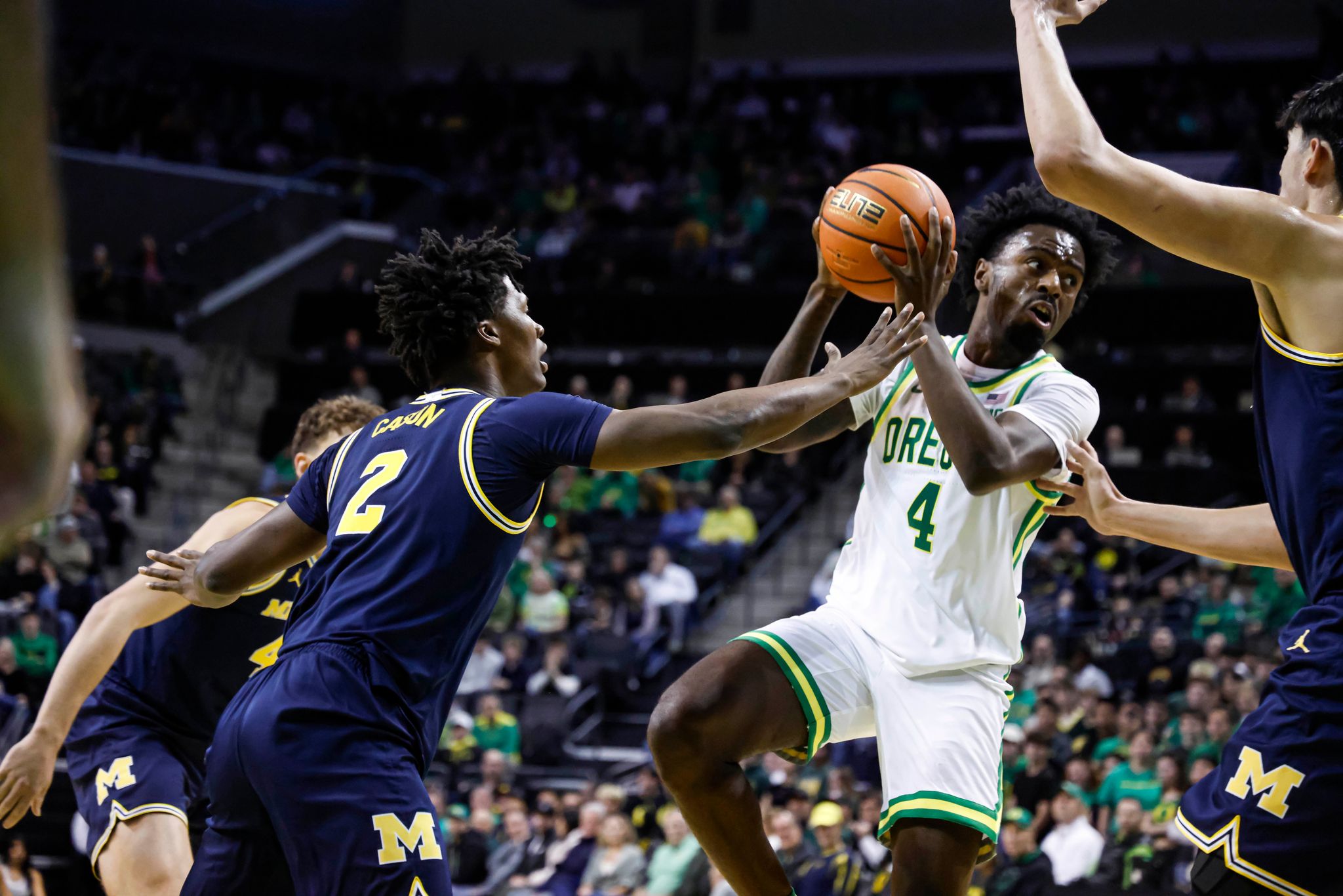 Elliot Cadeau scores 17 points to lead No. 4 Michigan over Oregon 81-71
