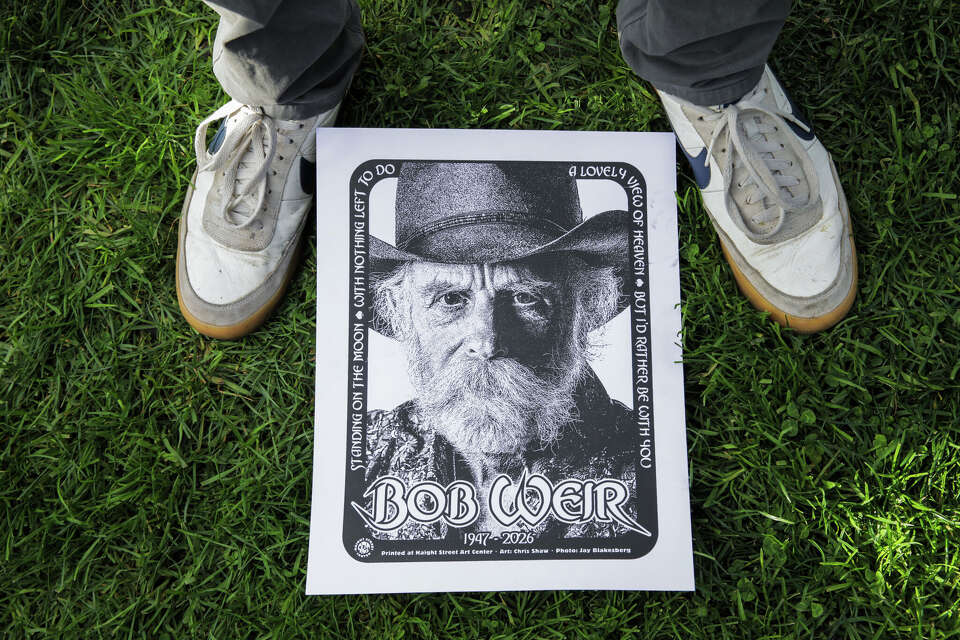 Thousands give Bob Weir a stirring send-off at SF ‘homecoming’
