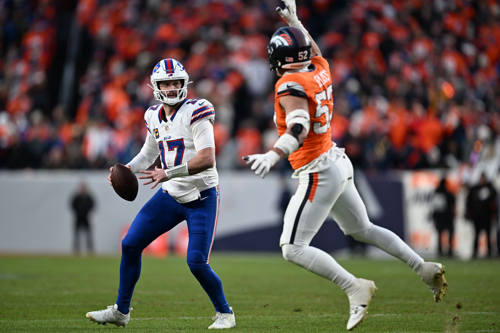 Live updates: Bills driving for win in OT