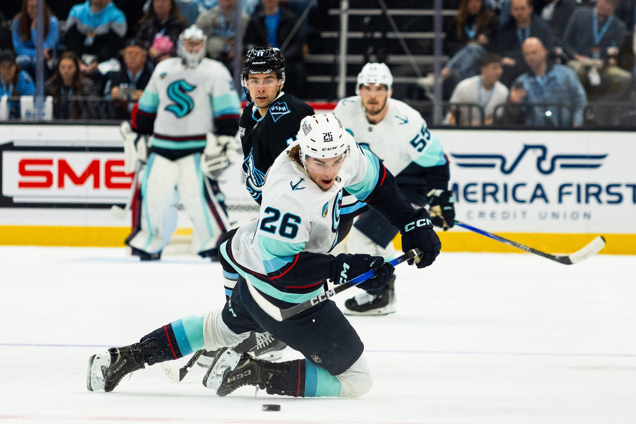 Nate Schmidt scores twice to help Mammoth beat Kraken 6-3