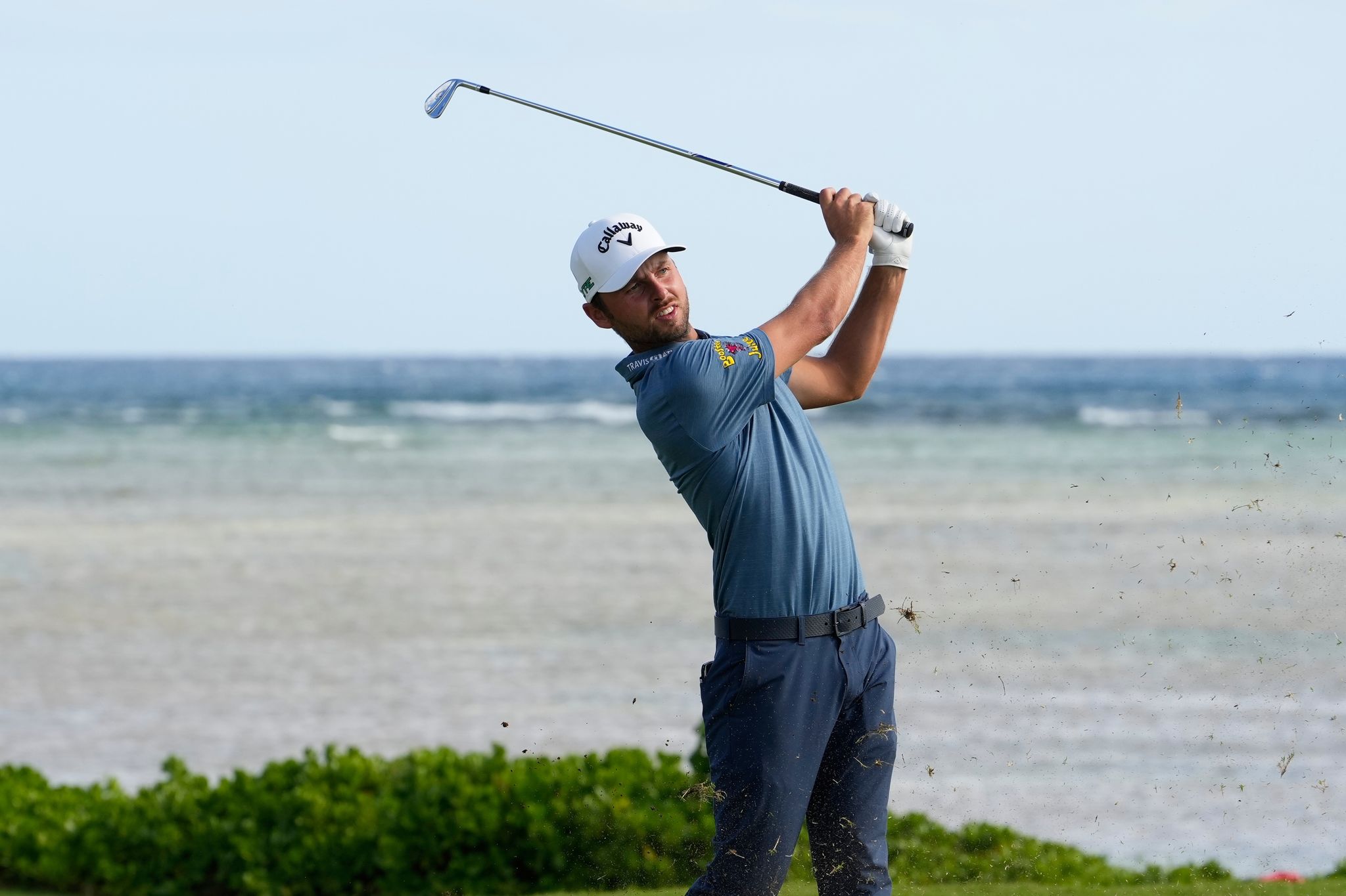 Davis Riley takes 2-shot lead in PGA Tour opener at wind-swept Waialae