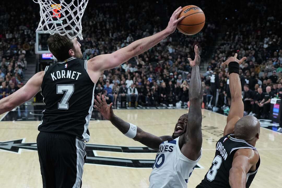 3 takeaways as Wembanyama scores 39 to fend off Wolves, Edwards