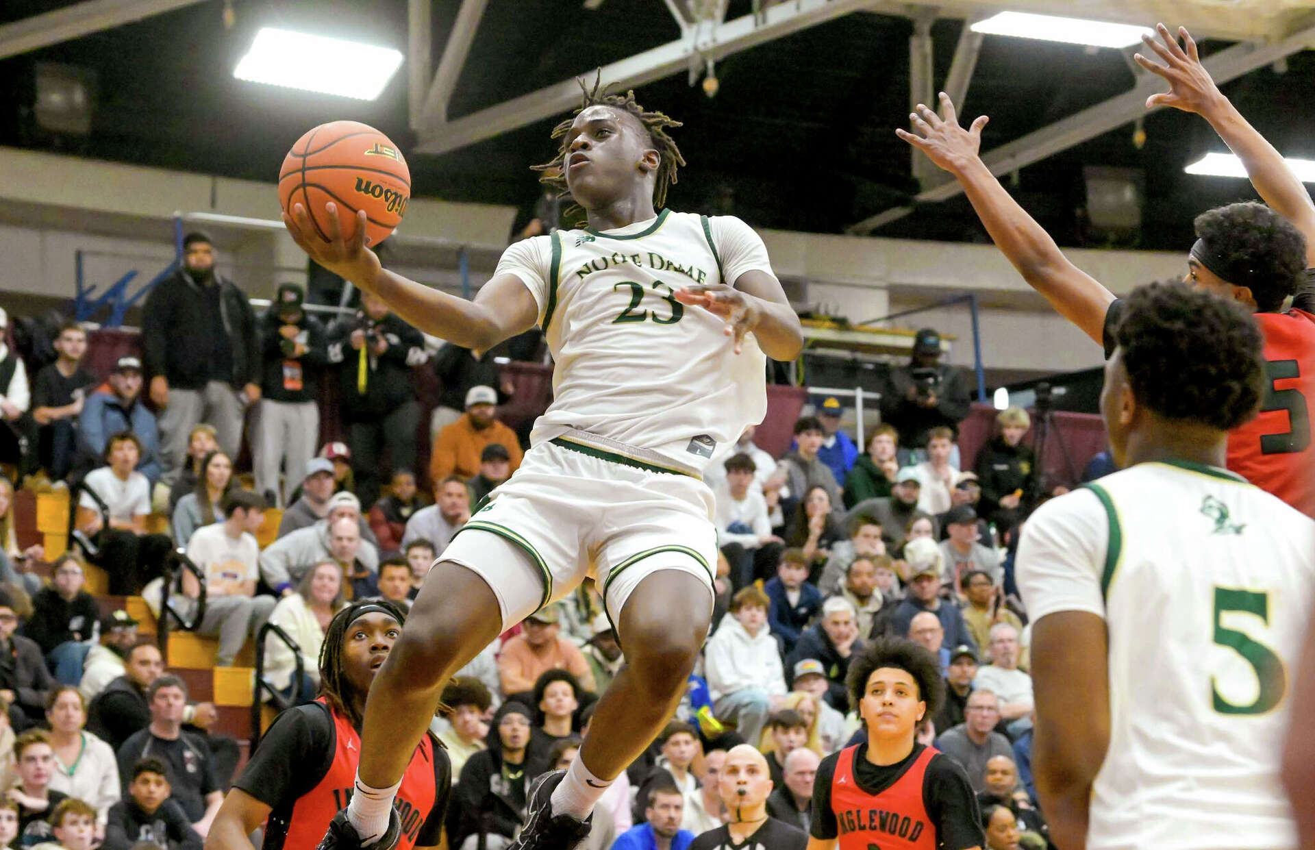 Connecticut high school boys basketball midseason report for 2025-26