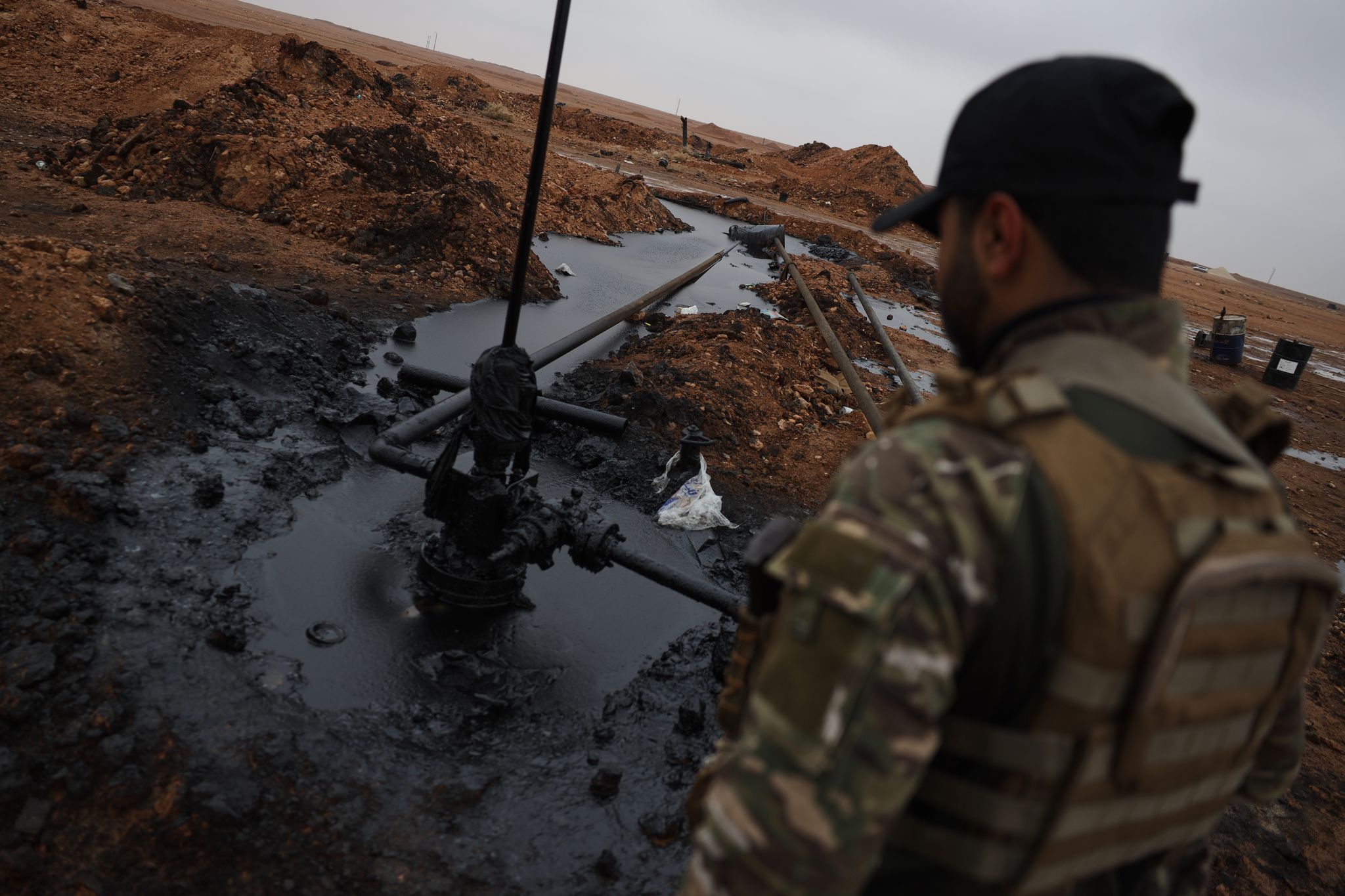 Syrian government seizes strategic town and oil fields from Kurdish ...