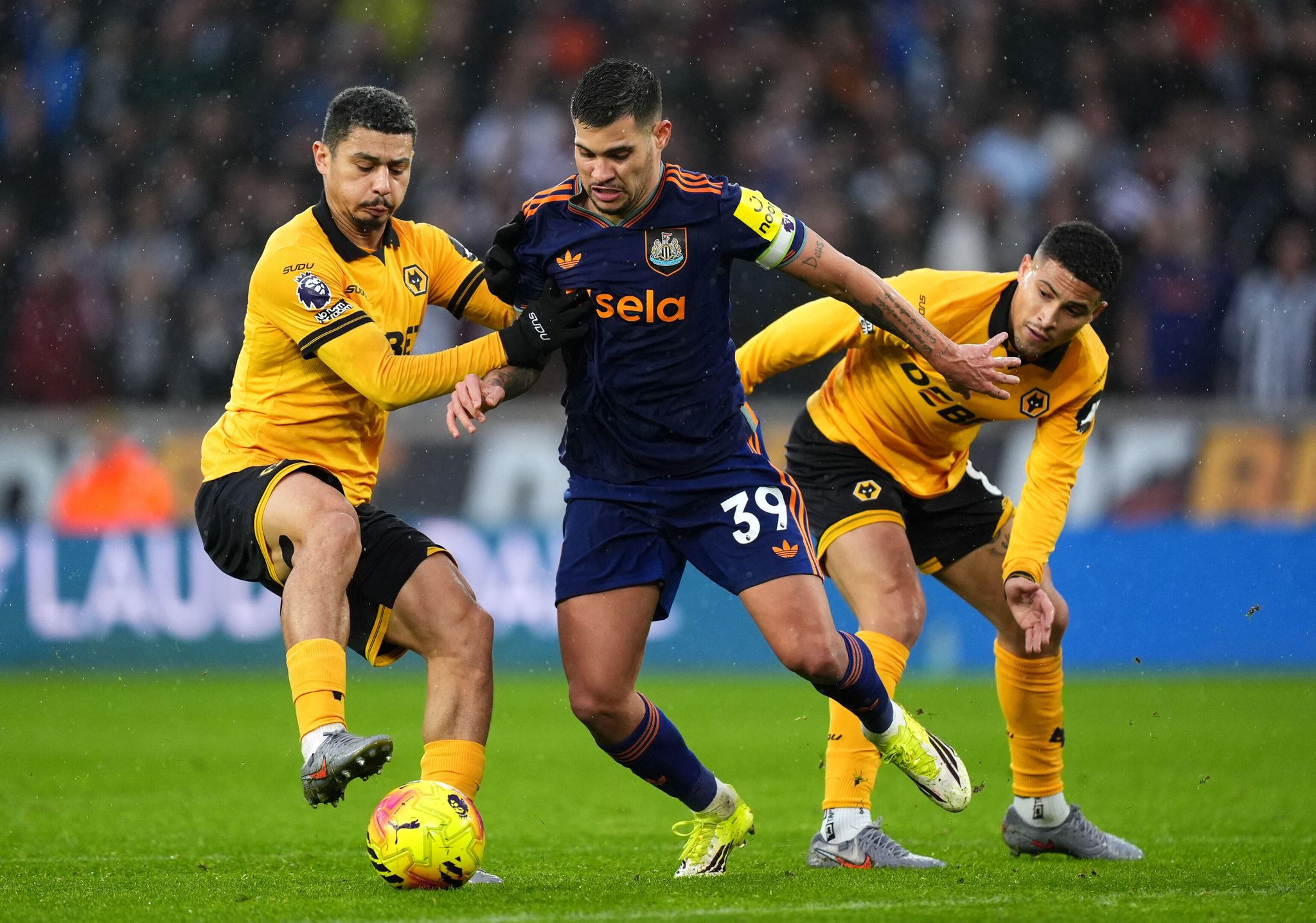 Resurgent Wolves hold Newcastle to 0-0 draw in Premier League