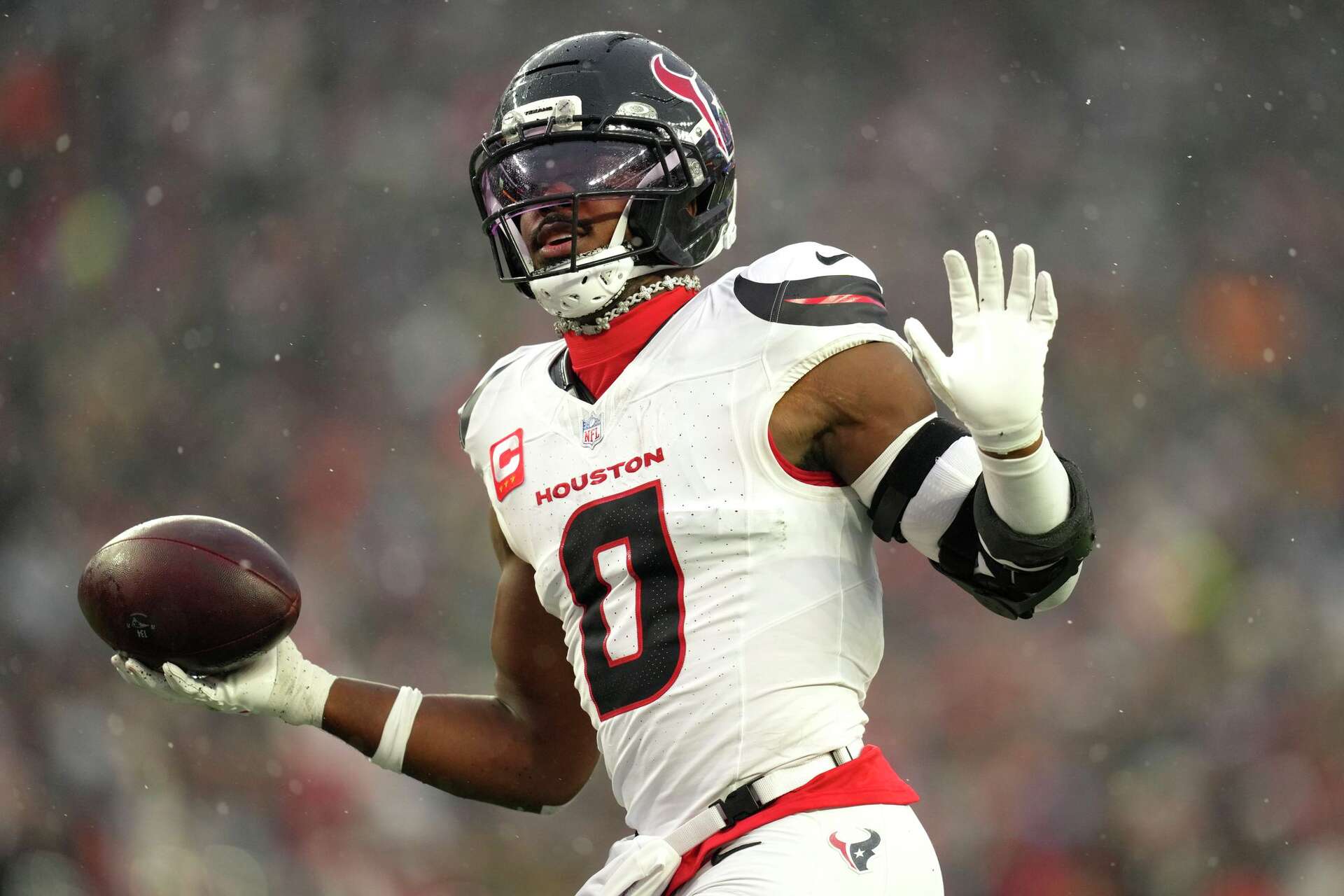 Houston Texans extend linebacker Azeez Al-Shaair's contract