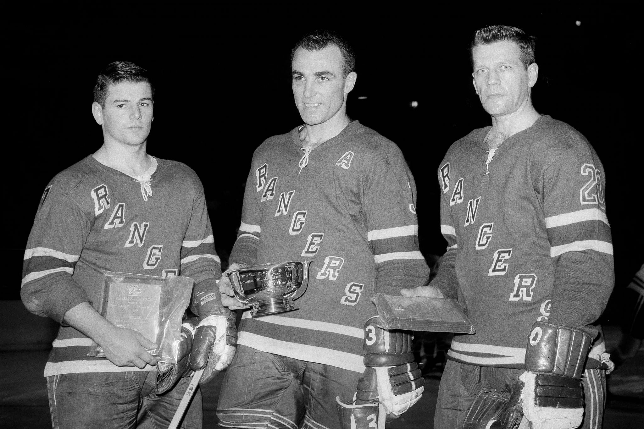 Phil Goyette, former NHL forward and Islanders' first coach, dies at 92