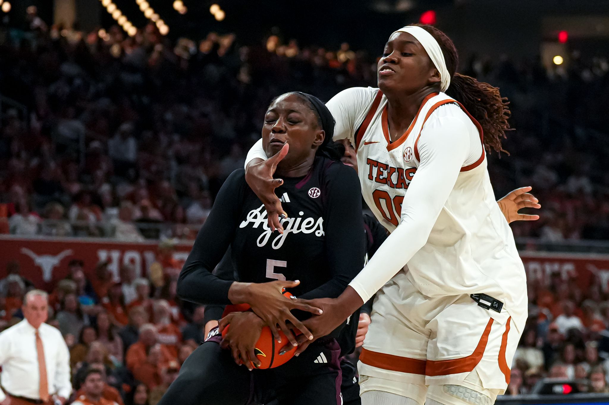 Texas Longhorns women beat Texas A&M in the Lone Star Showdown