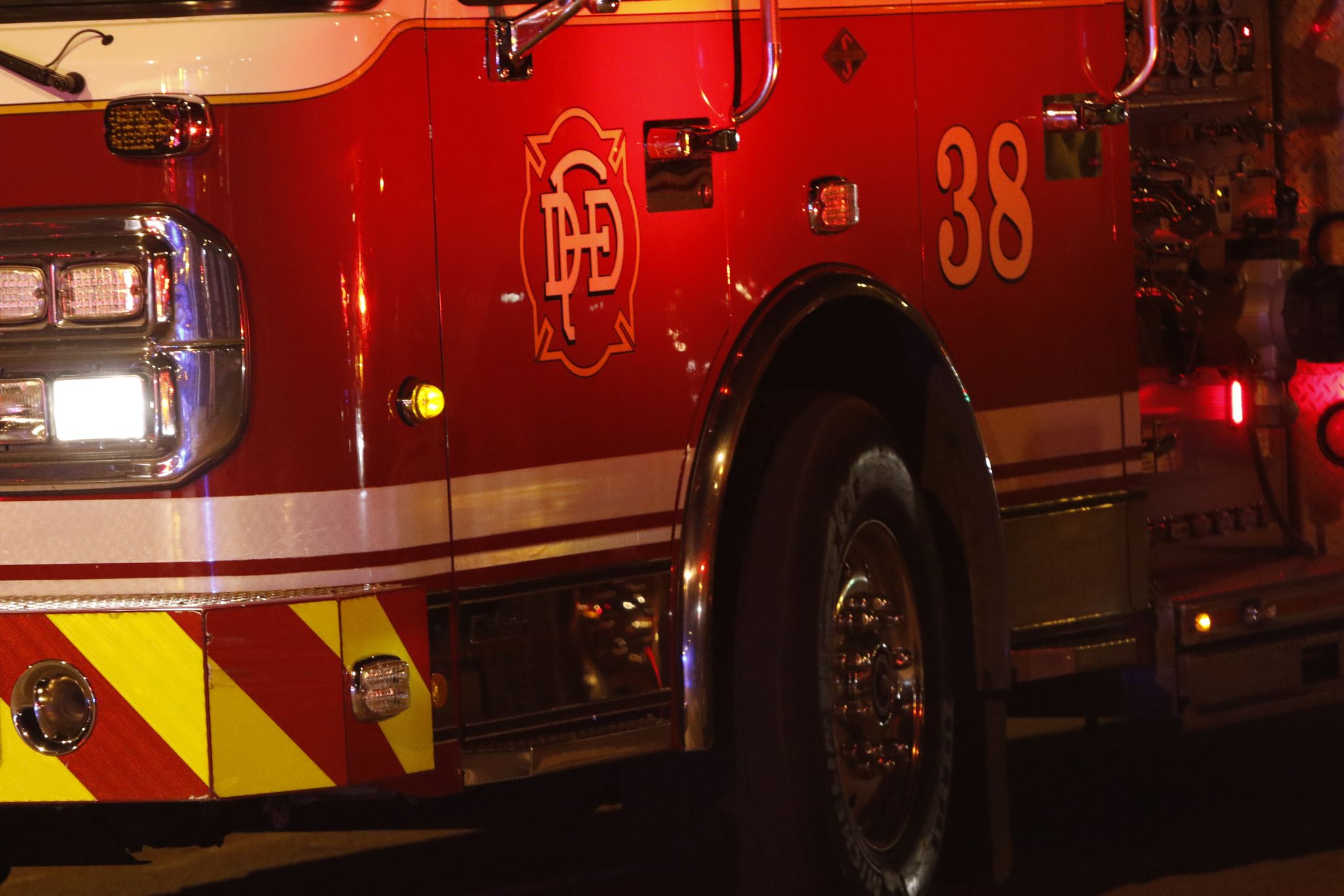 Fire at Dallas industrial park near I35E damages 6 buildings
