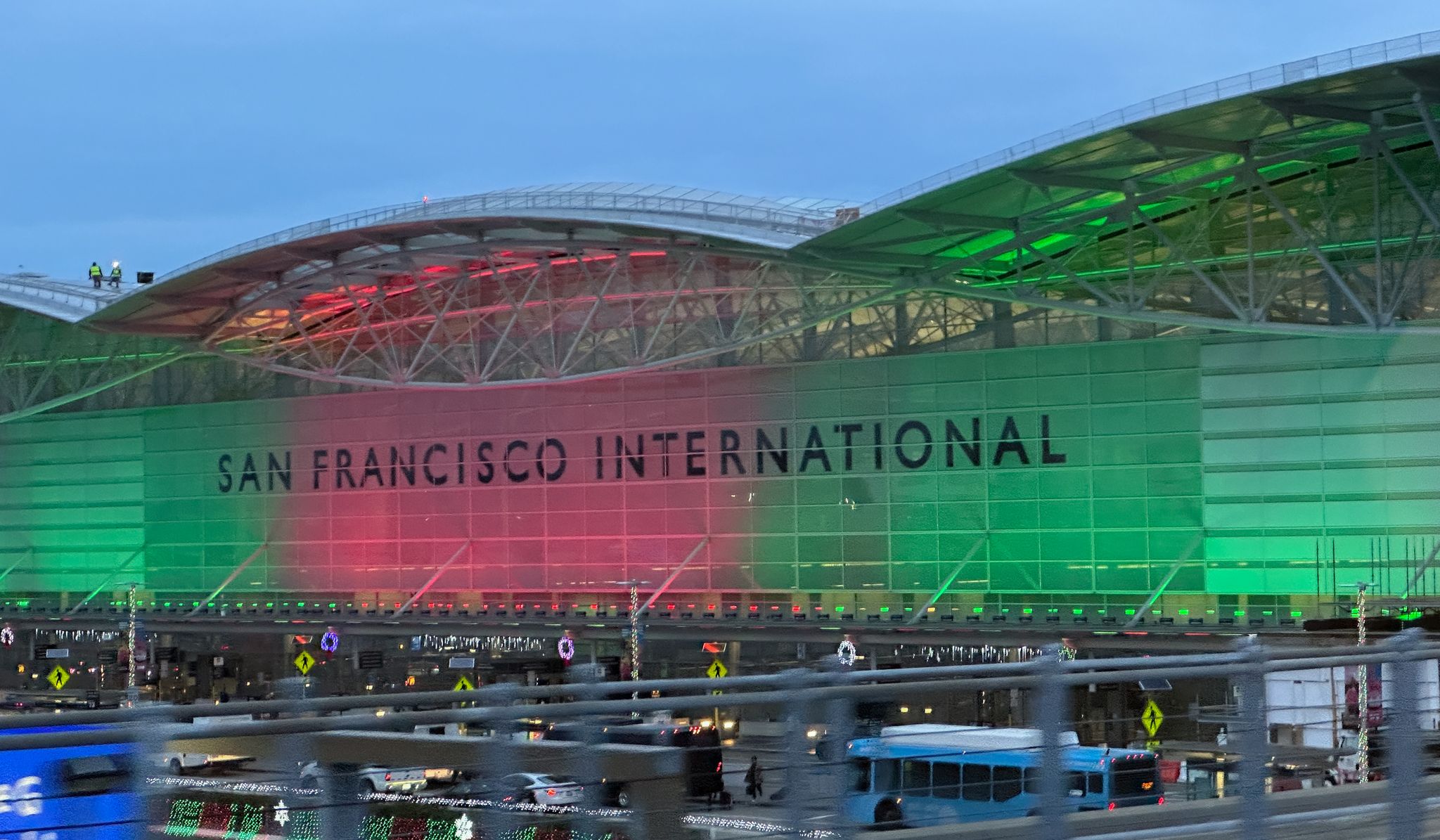 SF: Sfo Worker Dies While Towing Cargo Pallet Sunday Night